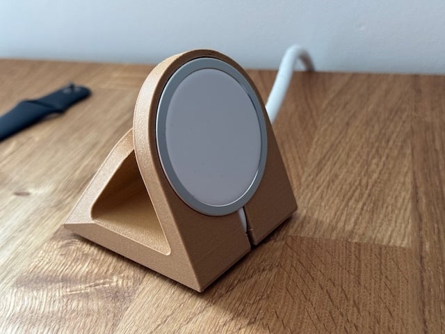 Apple alarm clock iPhone and watch charger by Adamow | Download free ...