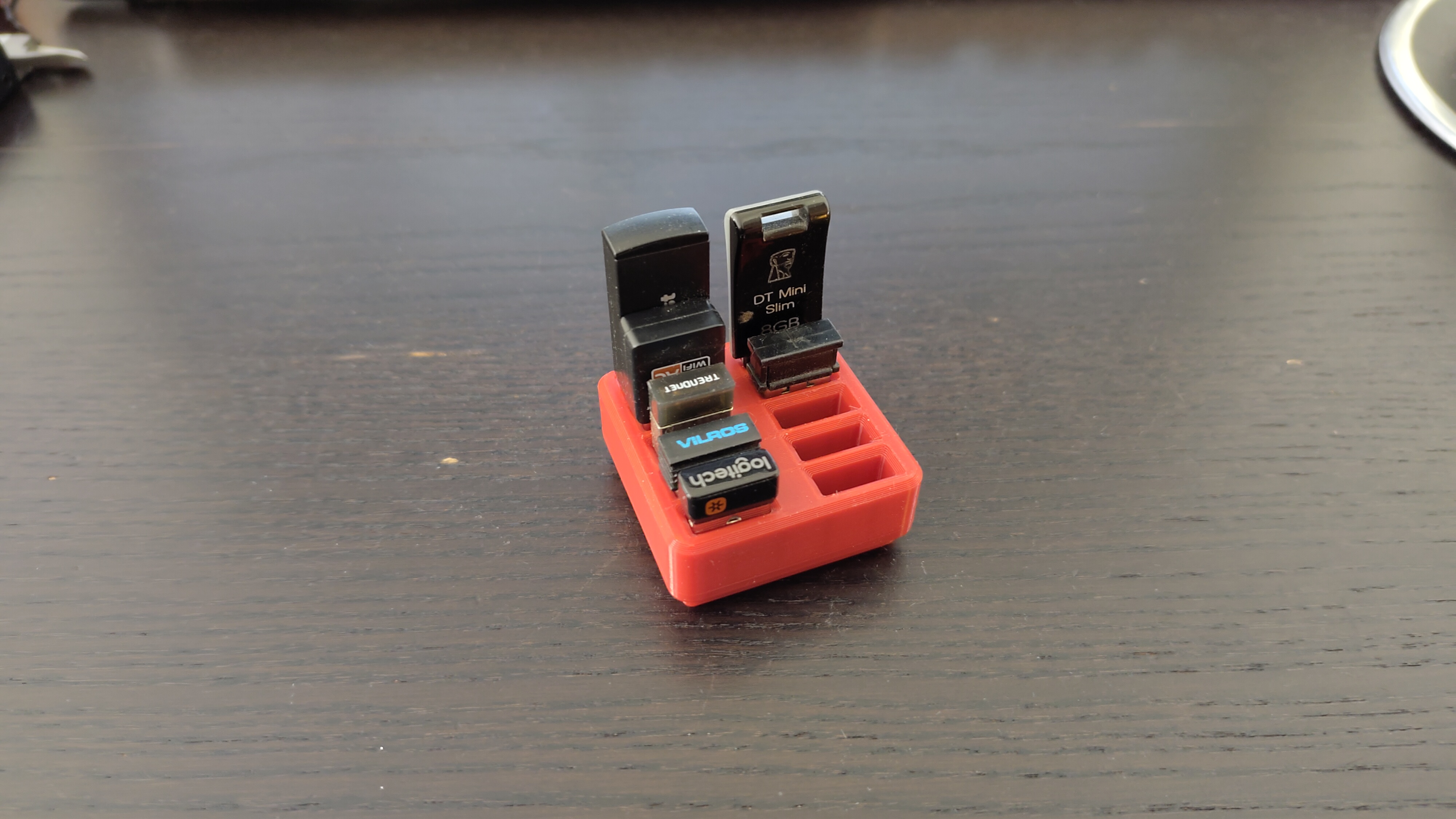 Gridfinity 1x1 USB Device Holder for 10 Small devices by Helo by Khelos ...