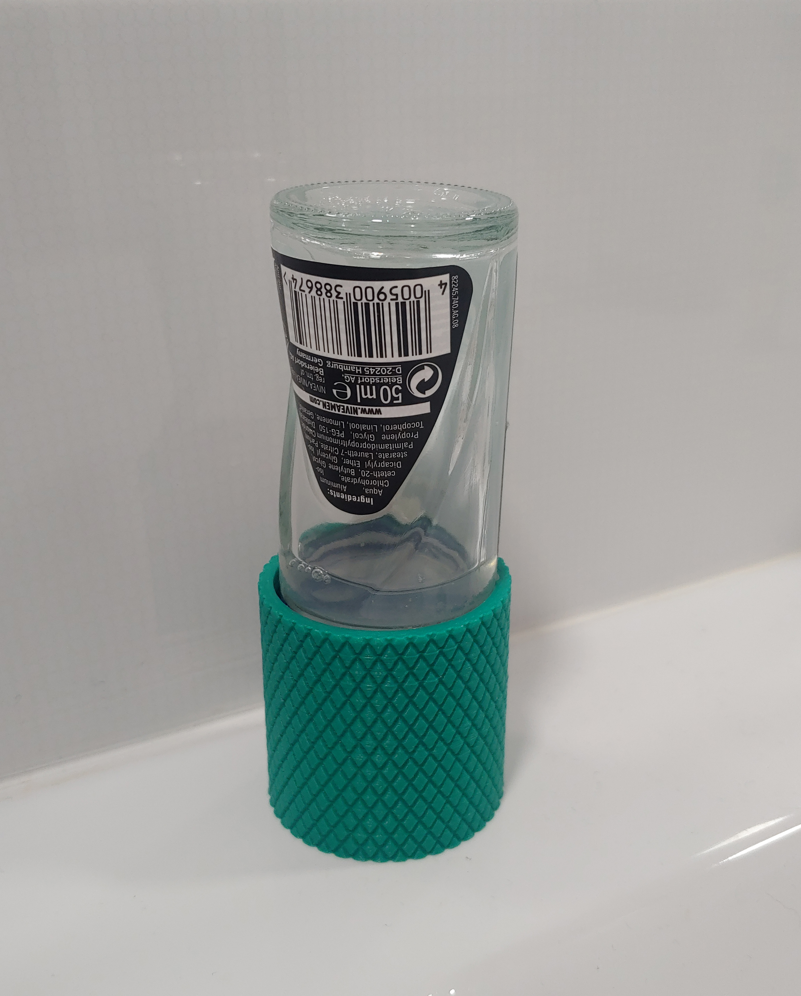 Yet another Nivea deodorant holder by Don Pinpon | Download free STL ...