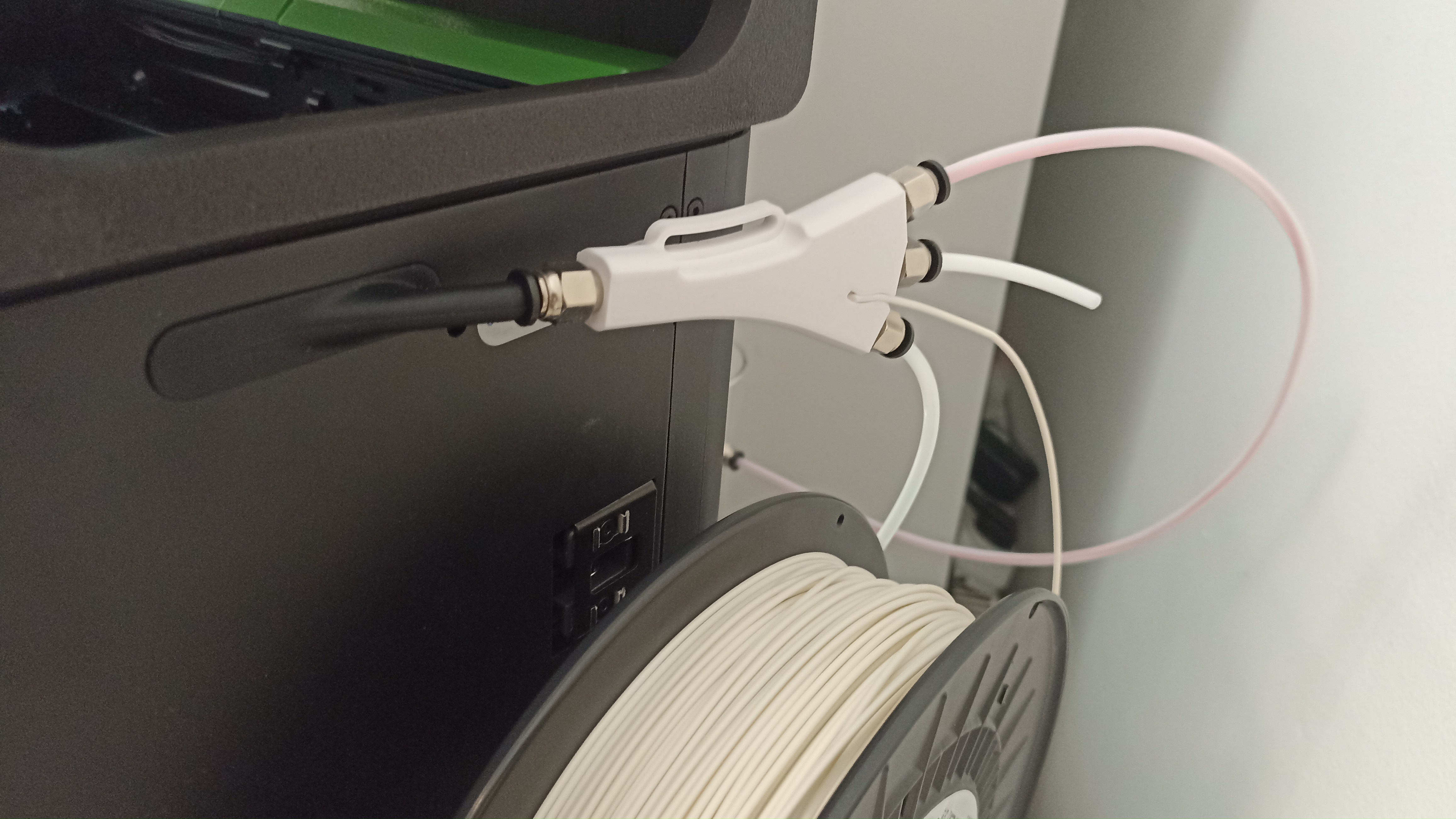 Filament Y-Splitter for Bambu Lab Printers with AMS (3 way) by Karol ...