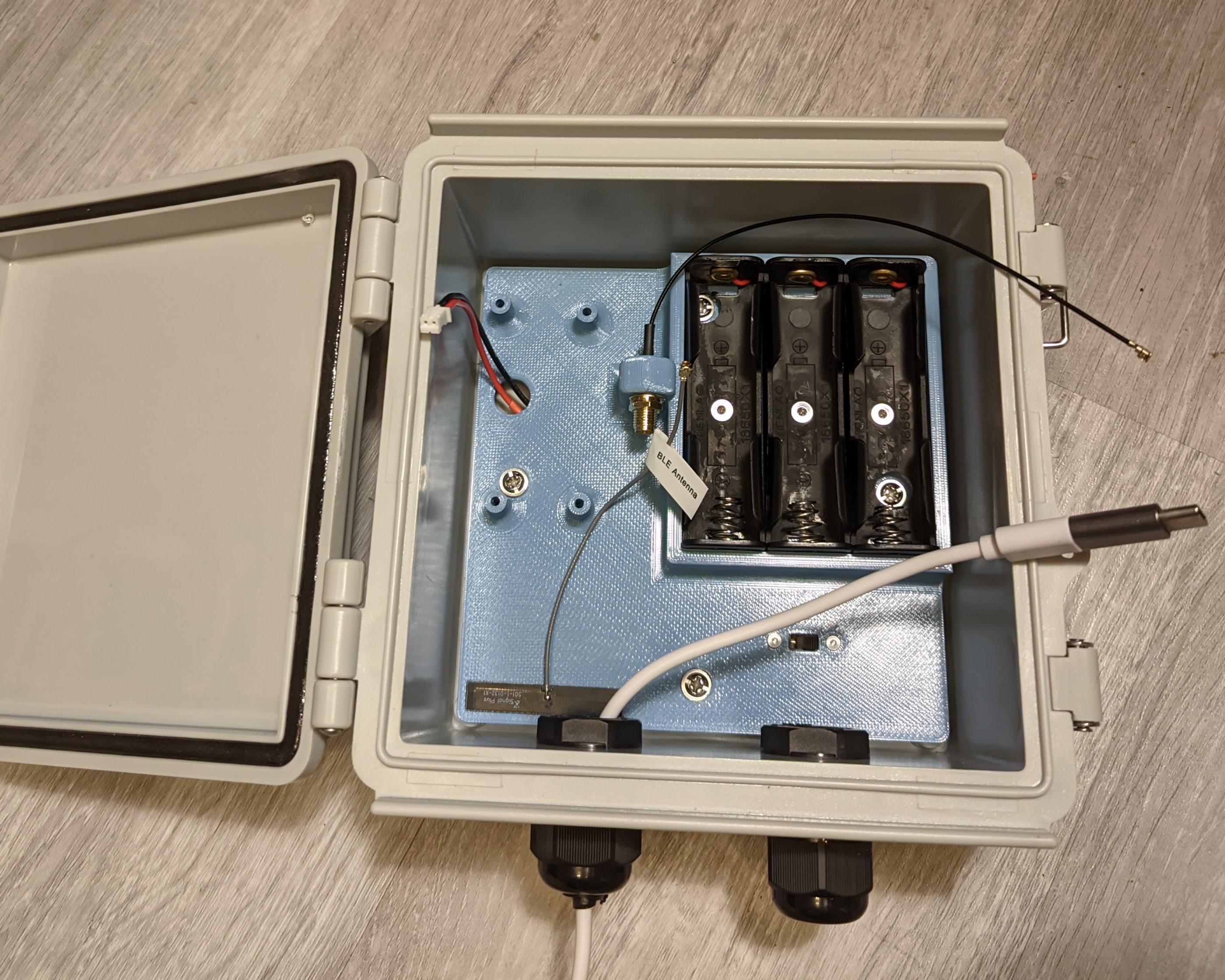 Internal Mount for Meshtastic Solar Node by Casper | Download free STL ...