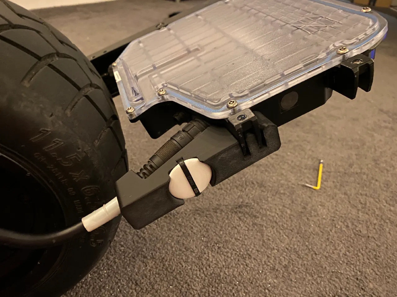 Onewheel GT motor harness retainer and airtag holder by Lia | Download ...