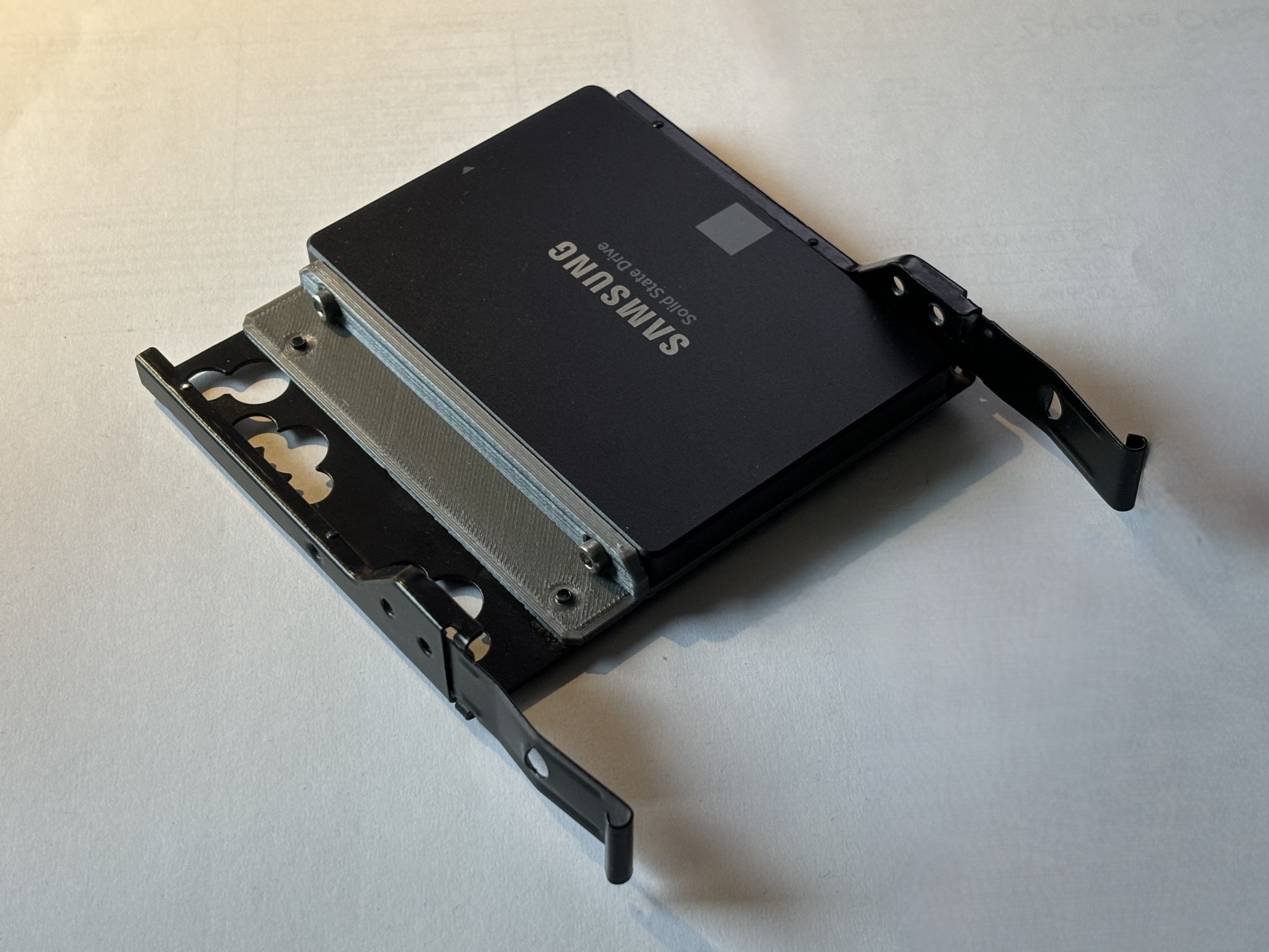 2.5" SSD adapter for Fractal Define R5 SATA backplane by Thomax ...