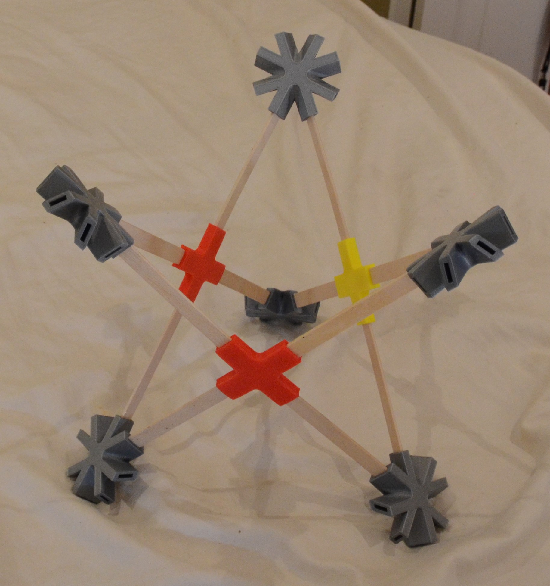 Popsicle stick octal and octal plus connectors por Dimitri Tishchenko ...