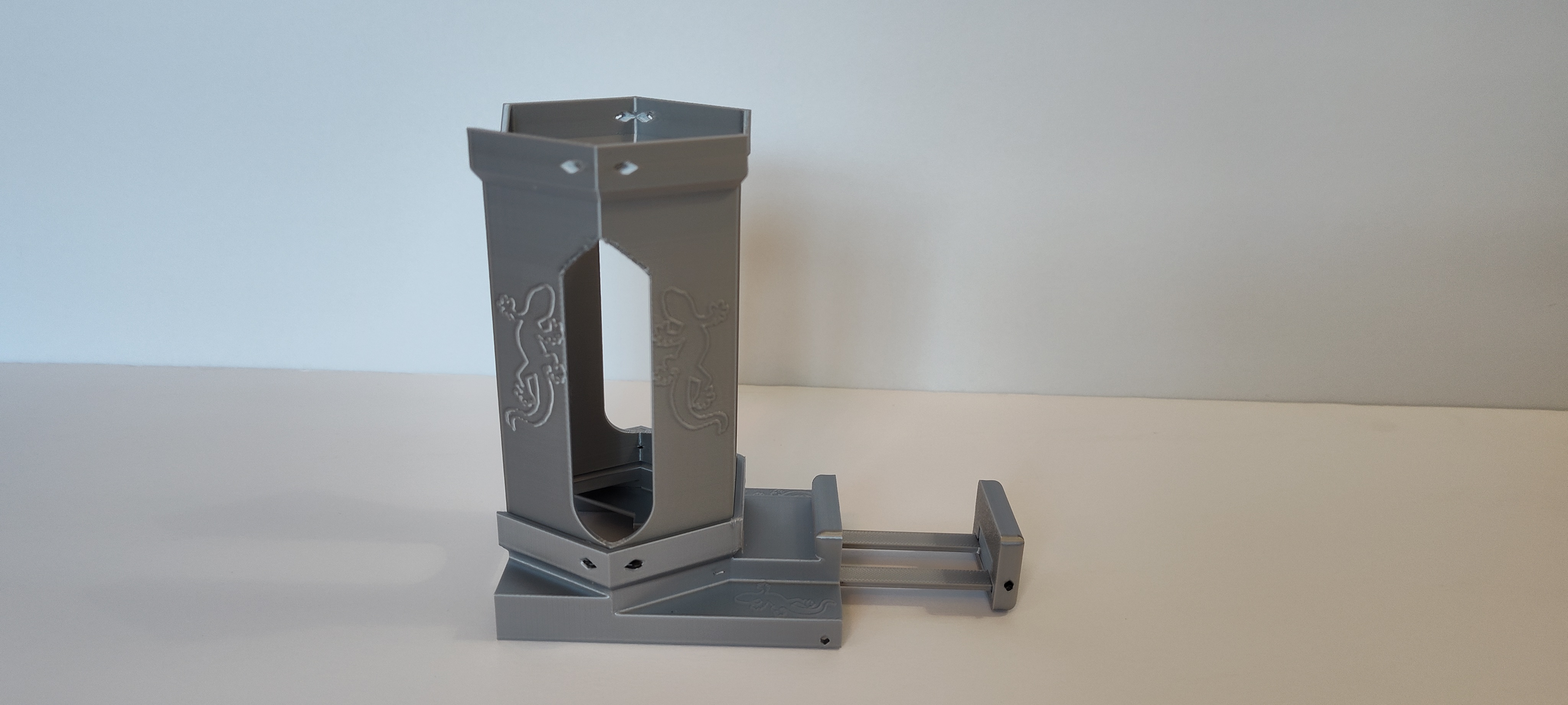 Tile Dispenser for Garden Geckos by Tin Robot Games by Kevin Levy ...