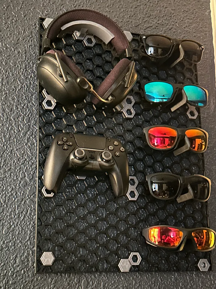 Honeycomb Storage Wall Sunglasses holder HSW by dfields | Download free ...