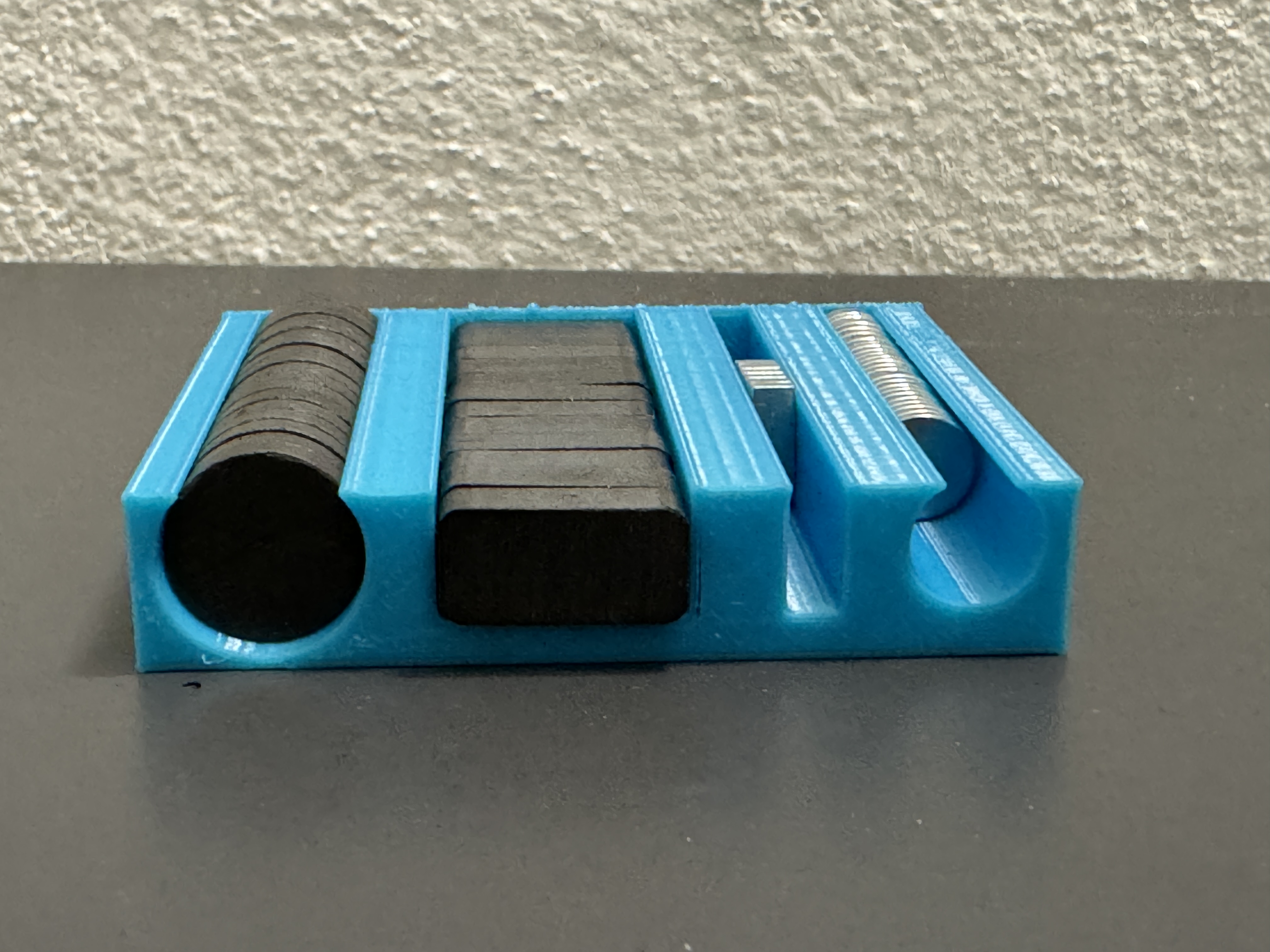 Magnet holder by CinePrint.MC | Download free STL model | Printables.com