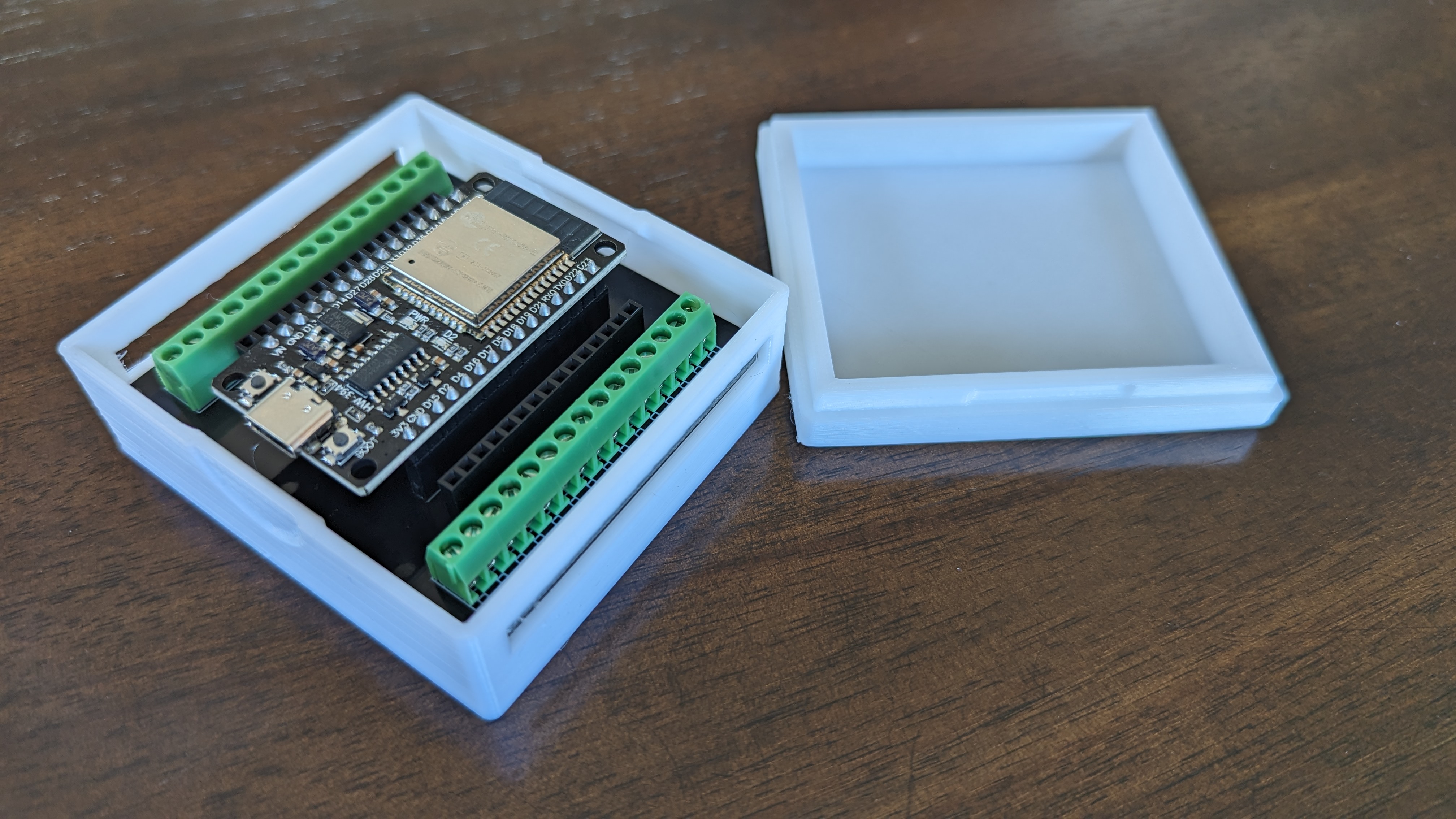 ESP32 30 pin breakout board case (snap-fit lid) by Goofee | Download ...