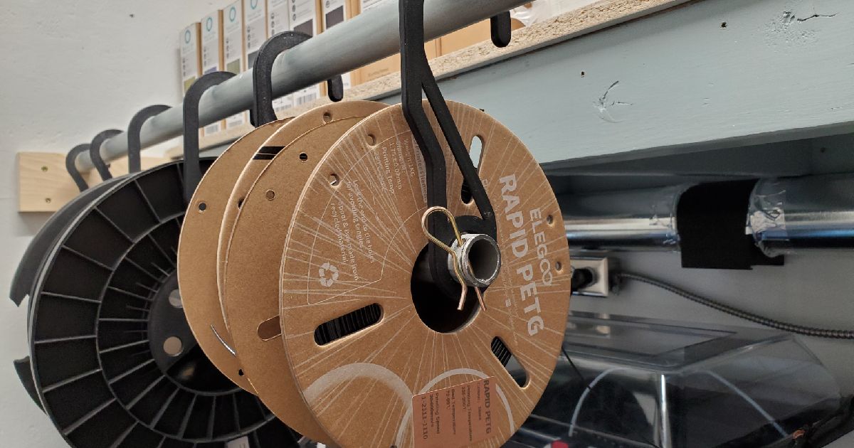 Filament Hangers, for 1kg Spools by MARC PRUDHOMME | Download free STL ...