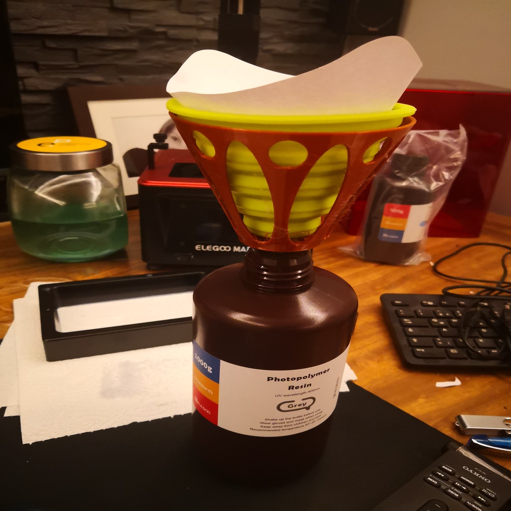 Resin Silicon funnel holder by Surfalex2000 | Download free STL model ...