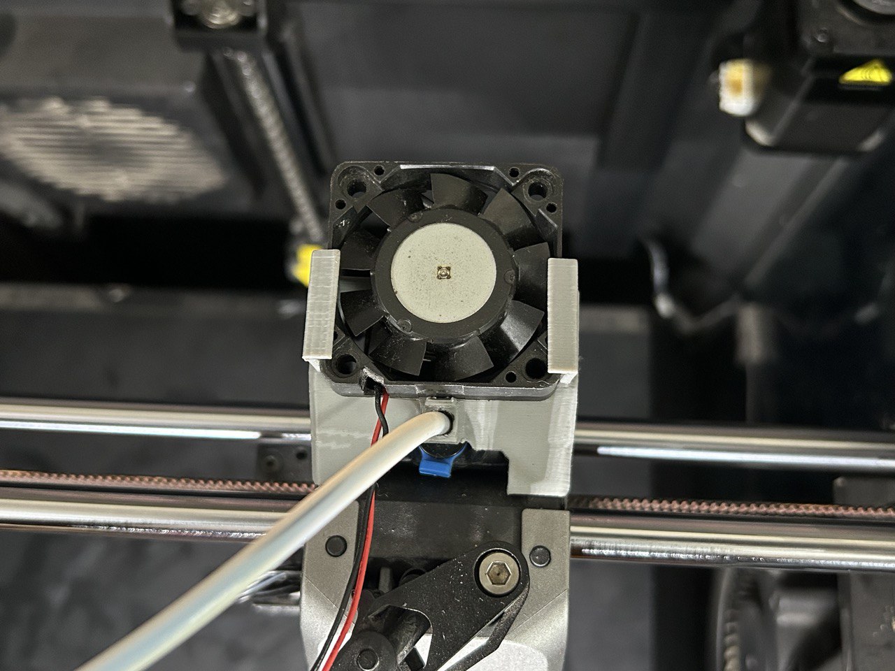 Creality K1 max extruder motor 4010 fan mount by Shikko | Download free ...