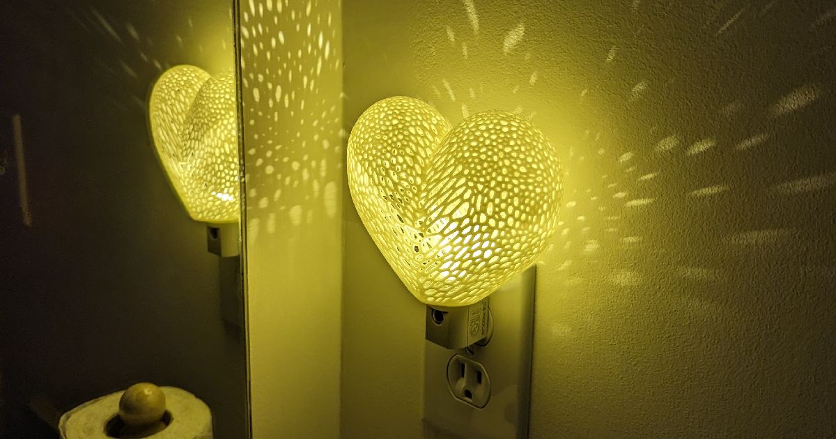 Voronoi Heart Plug Night Light by Frikarte3D | Printables Store