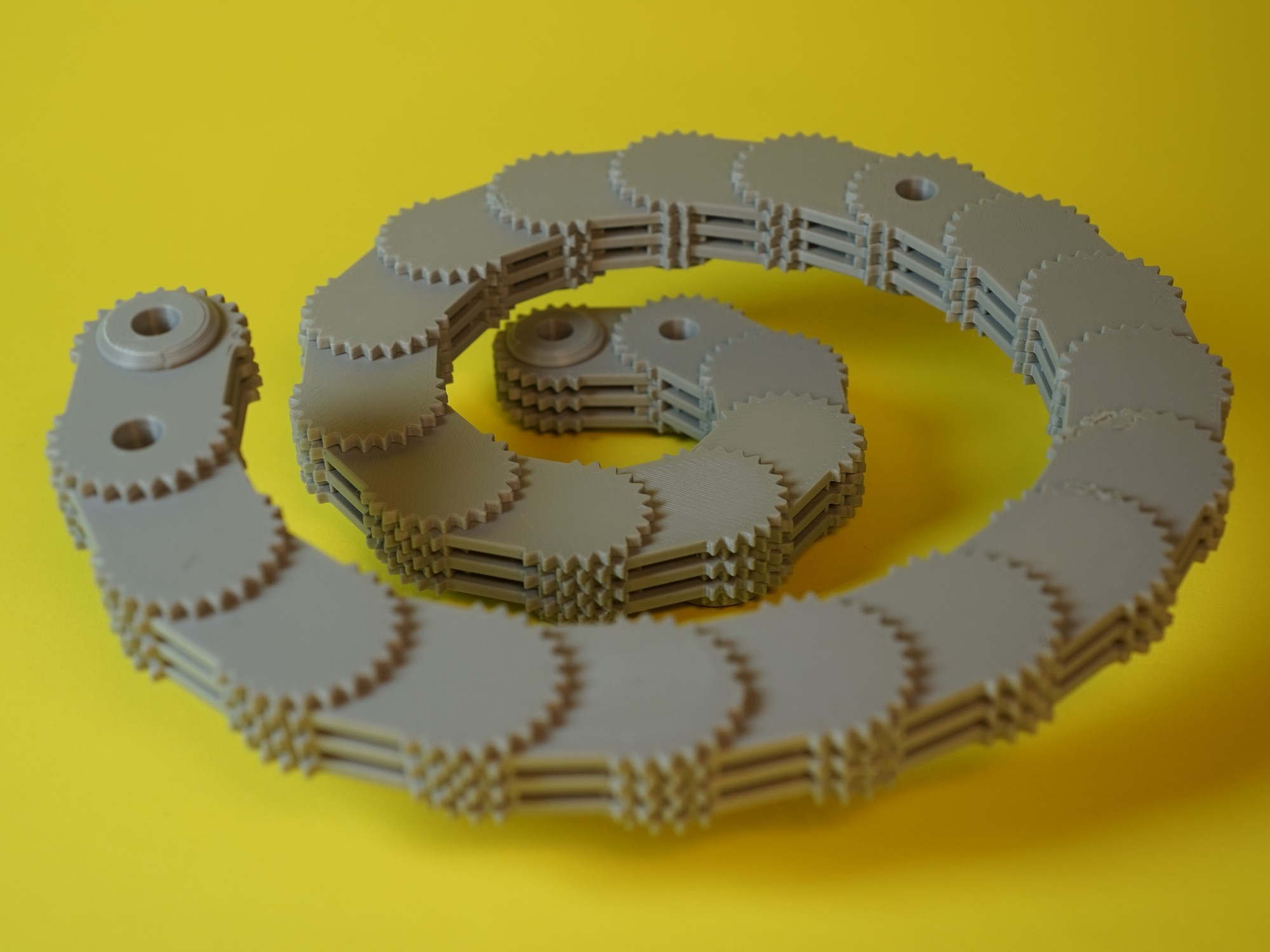 Spiraling Gear Chain - Fidget Toy (V1) by StrangeCraft | Download free ...