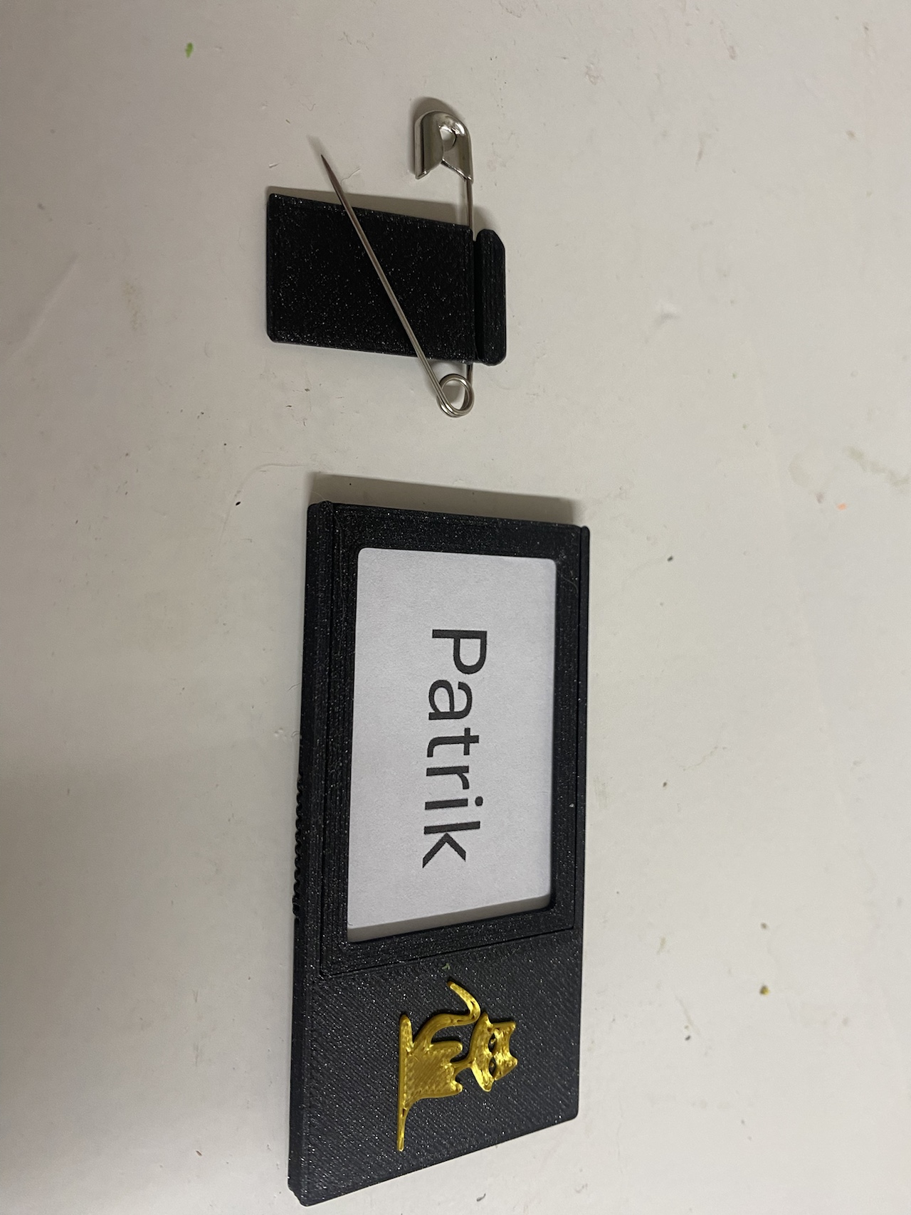 Nametag with logo by Patrik Franzen | Download free STL model ...