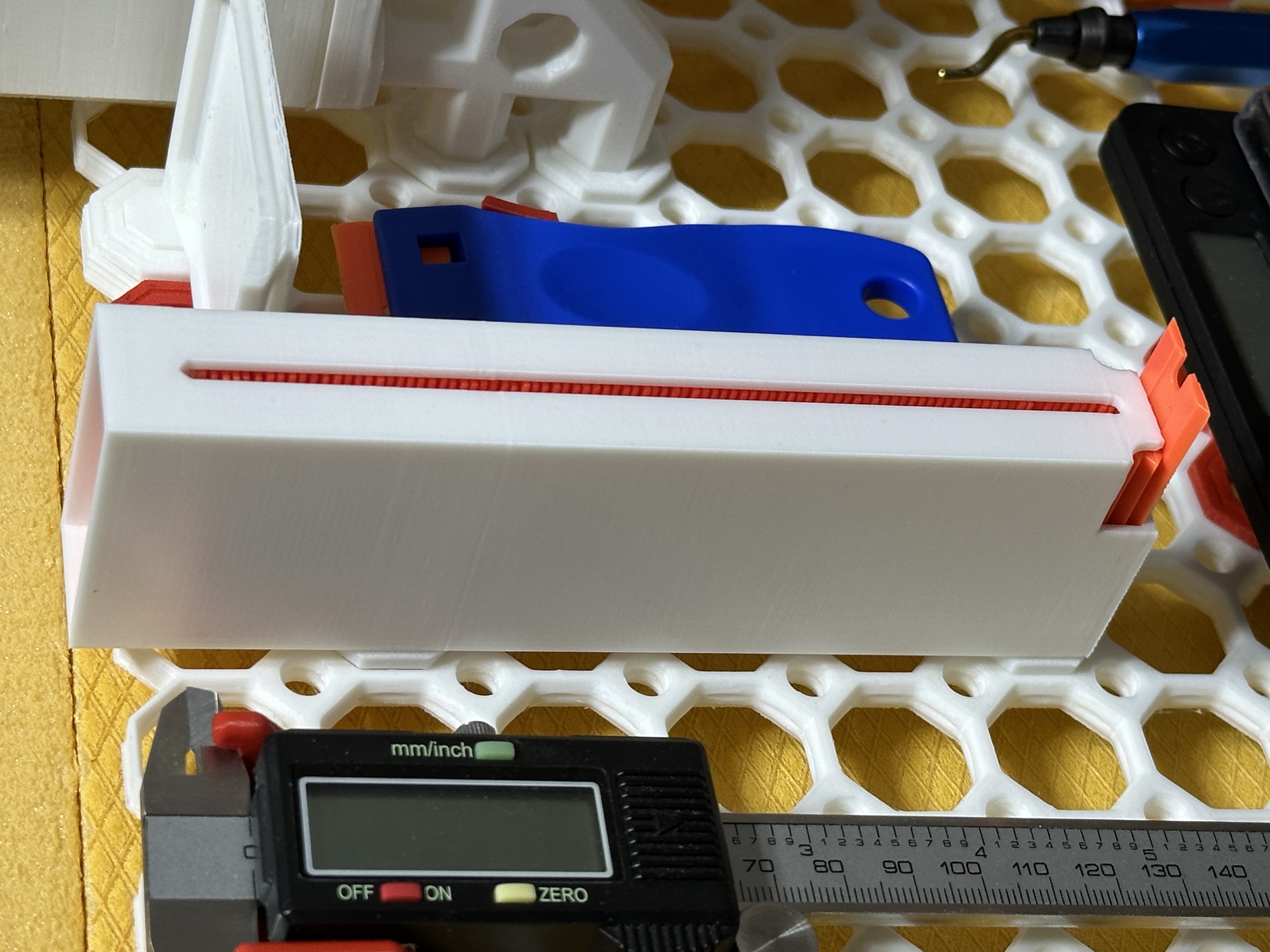 Plastic Razor Blade Dispenser for Multiboard (PushFit) by DrTob ...