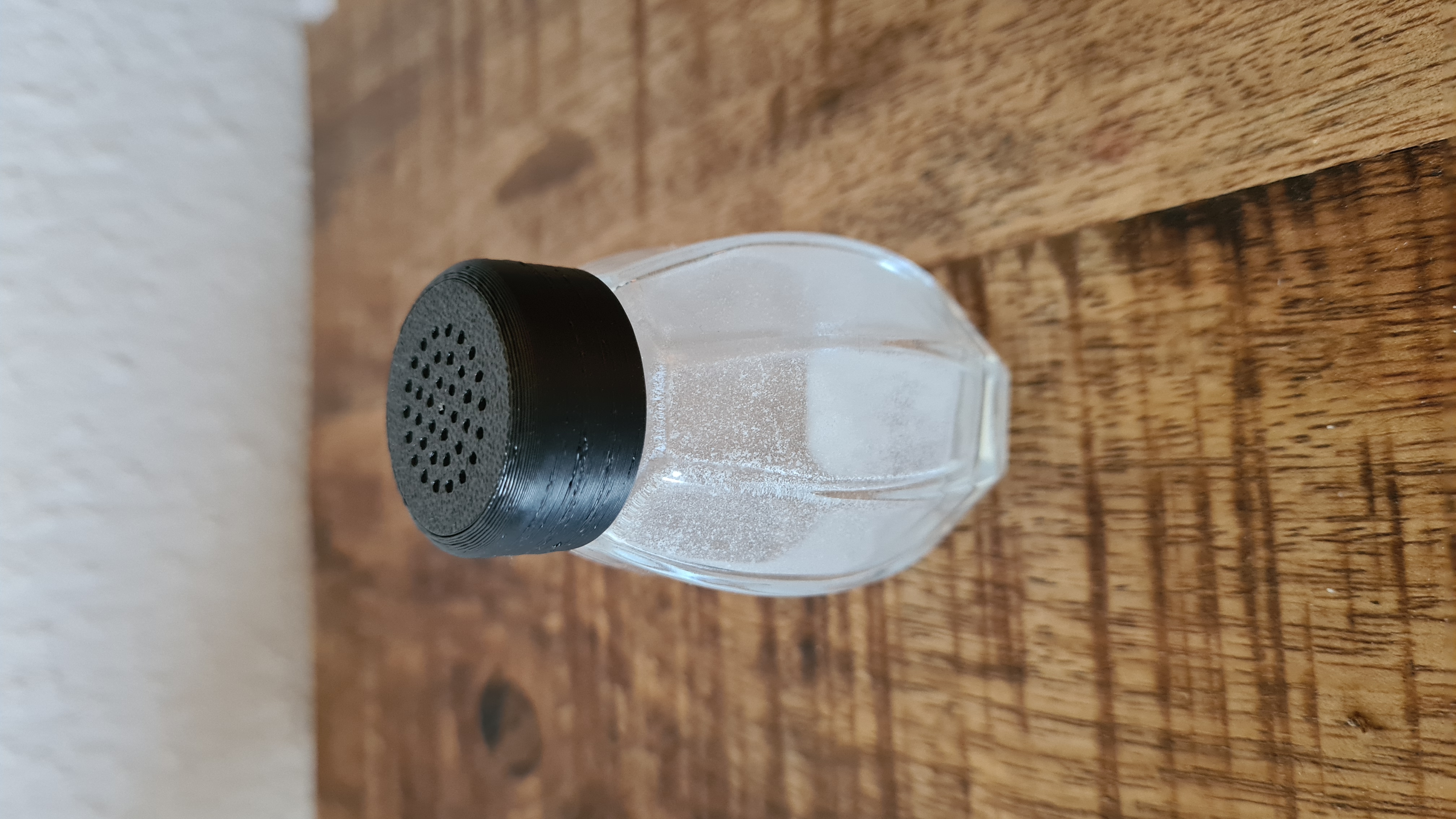 Salt shaker lid by Toni | Download free STL model | Printables.com