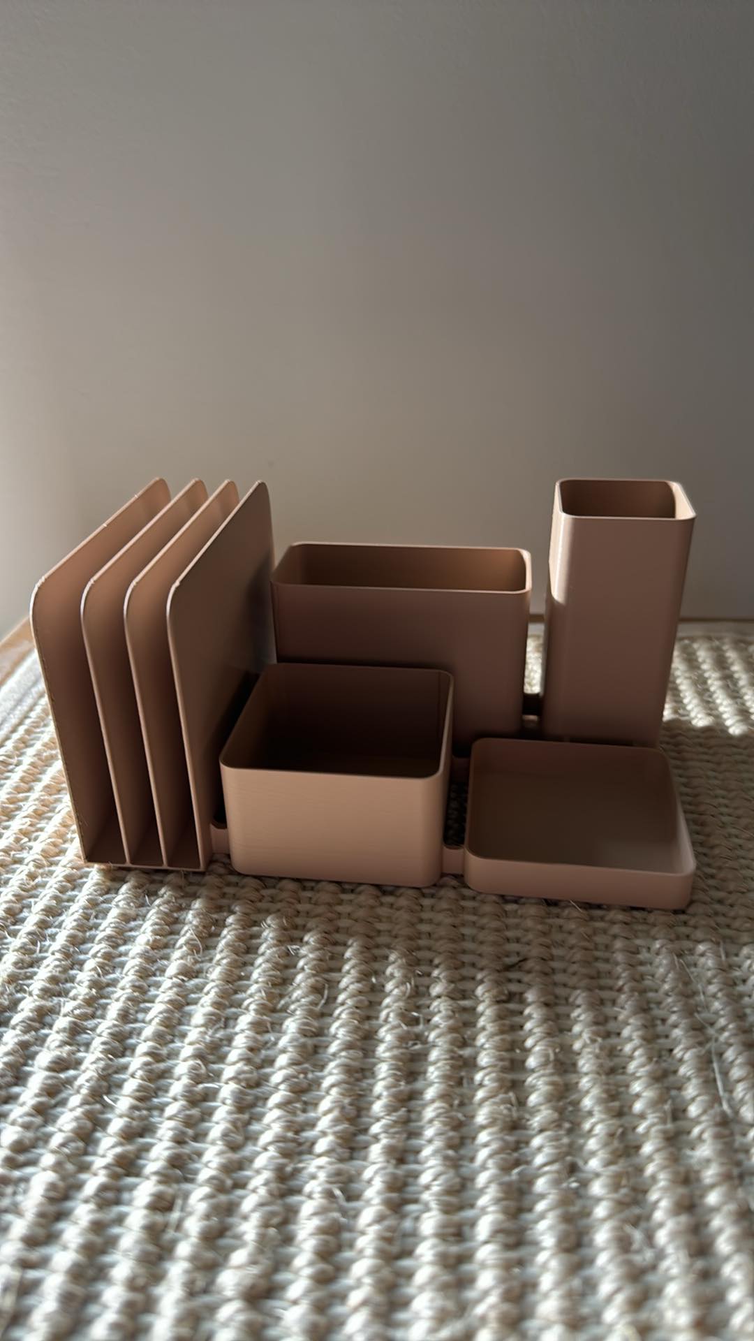 Small Desk Organizer with paper storage by Bartic | Download free STL ...