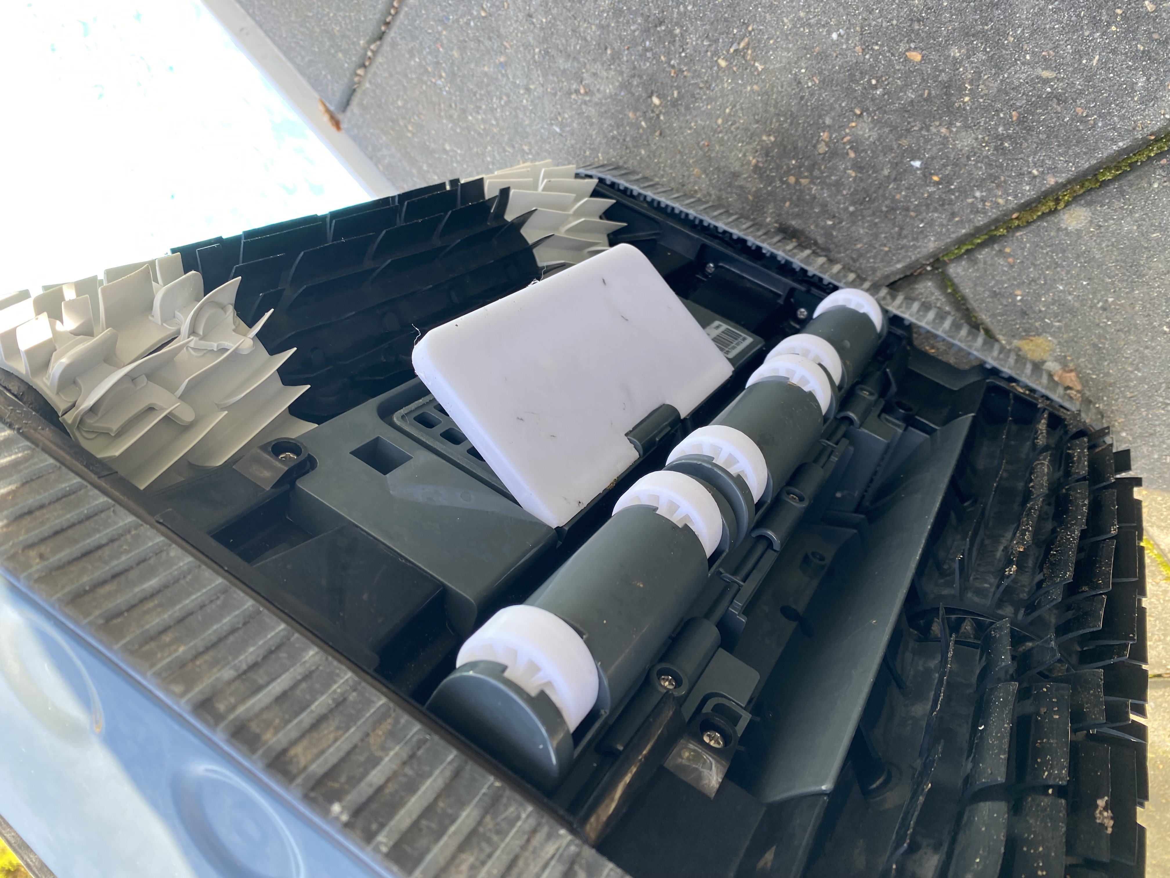 Wheel, axle and bottom plate for Scooby Pool Robot by Magst | Download ...