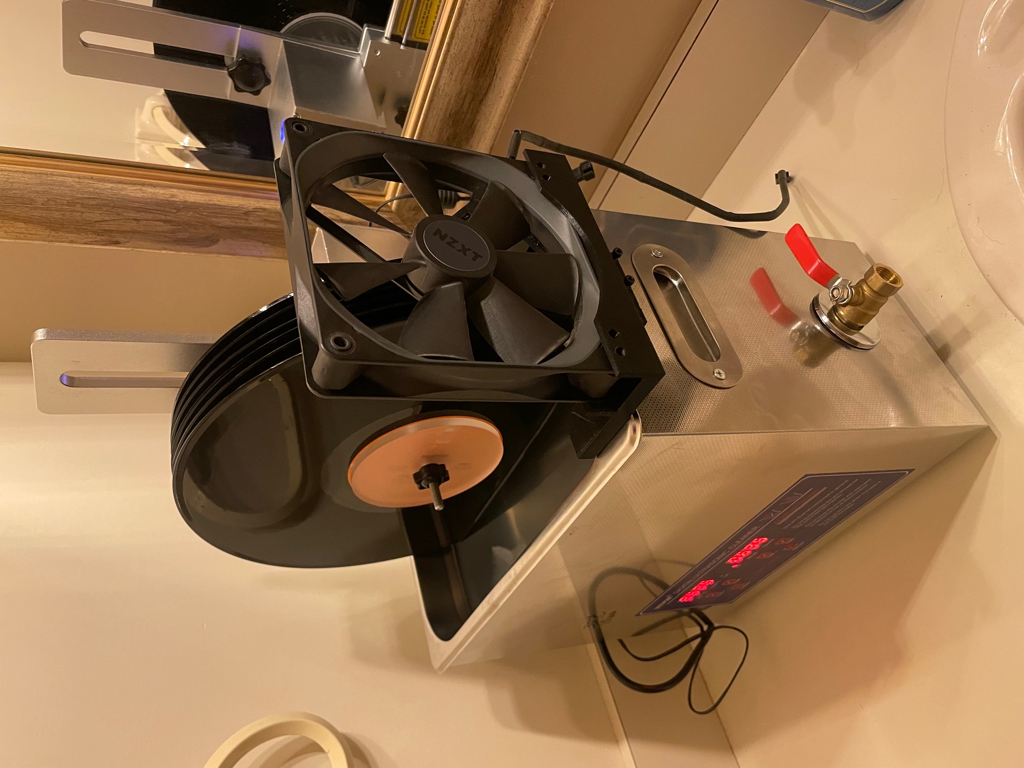 Vinyl Record Ultrasonic Cleaner Fan Mount by AaronR | Download free STL ...