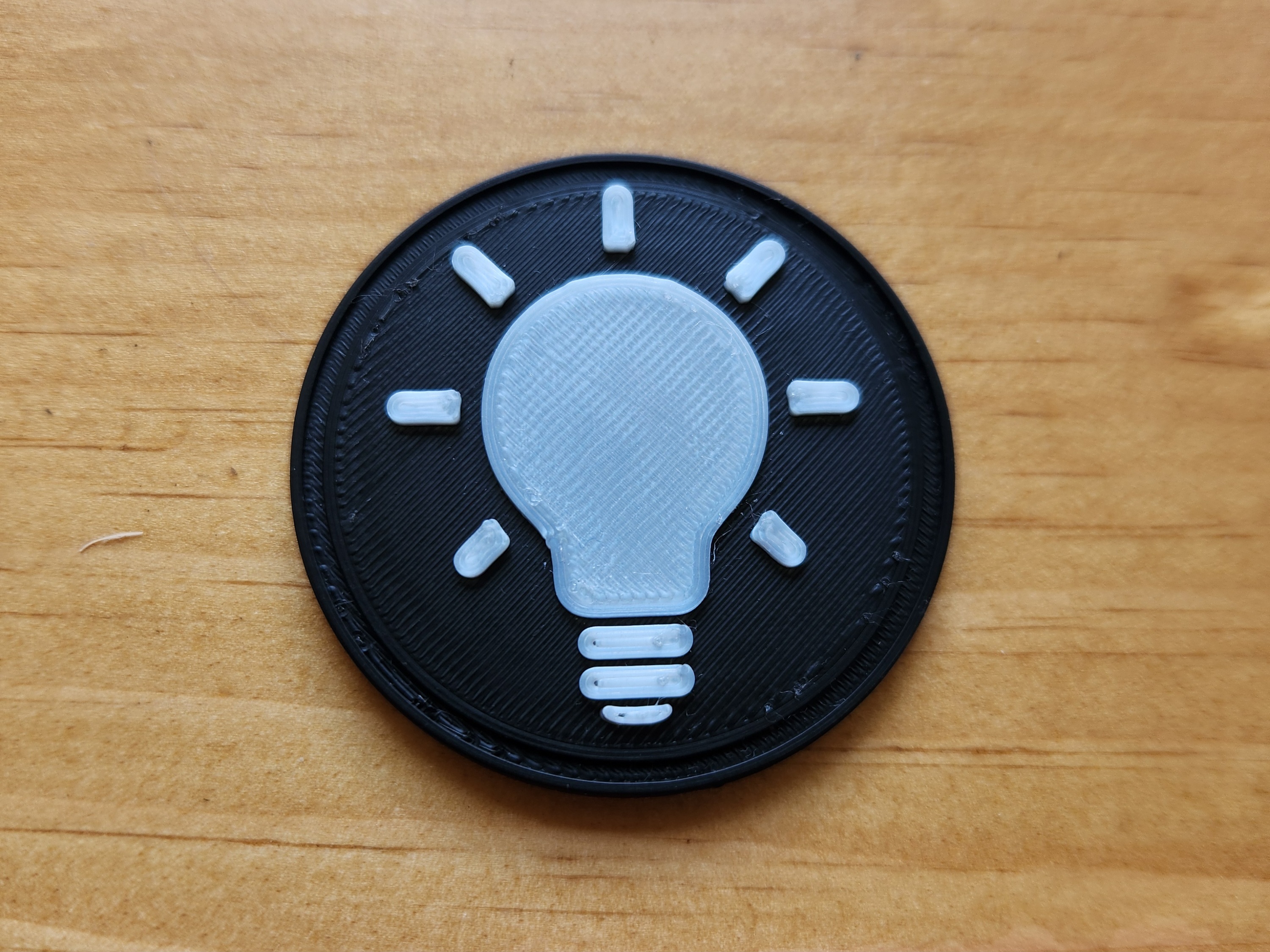 Glow-in-the-dark Lightbulb Token by Epiales | Download free STL model ...