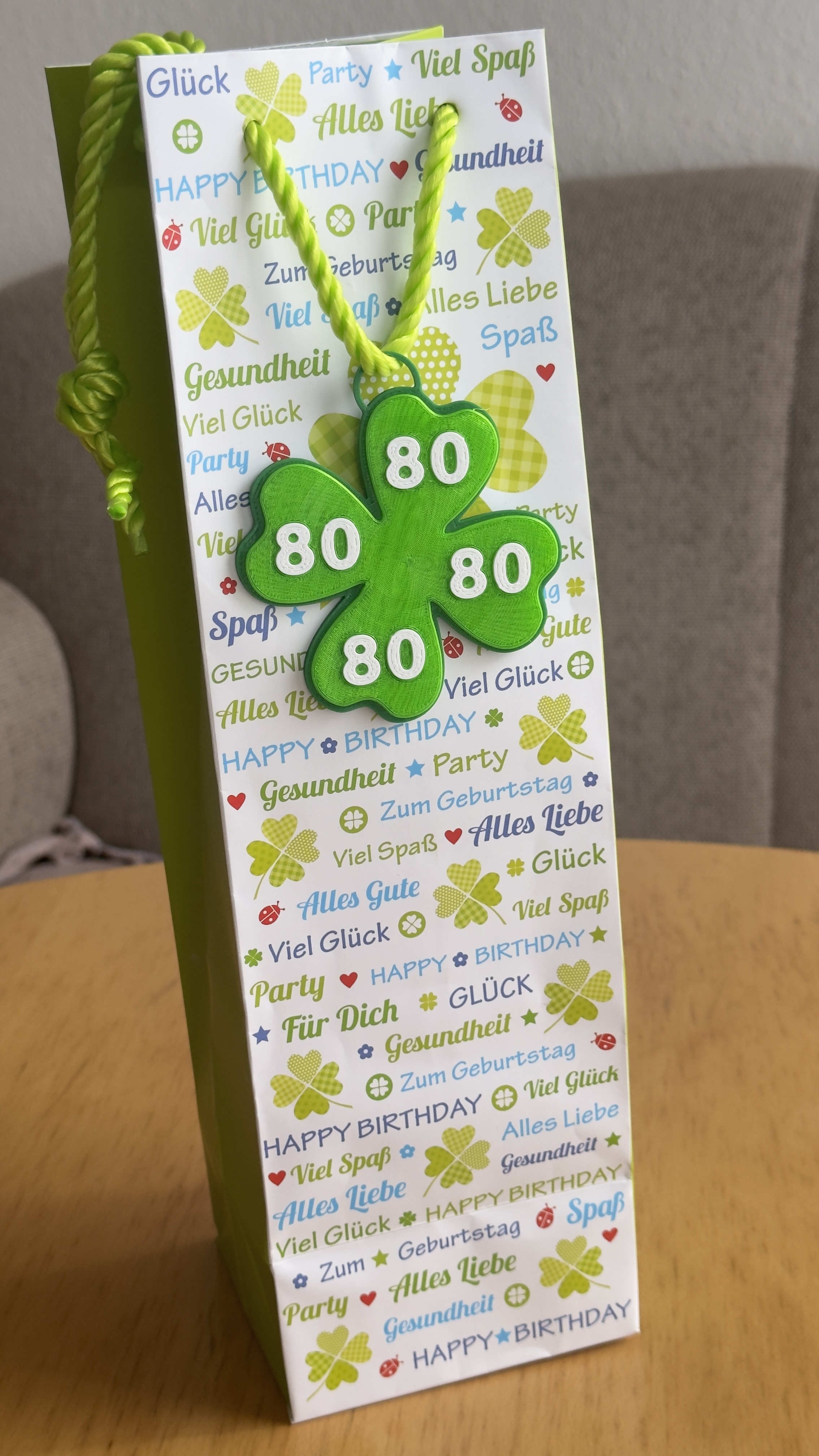 4 leaf clover decoration for the 80th anniversary par frank.m10 ...