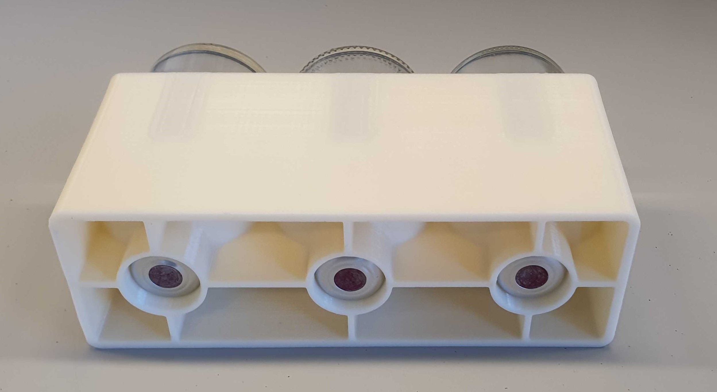 Upside-down holder/tray for 100 ml serum vials by Araneus0390 ...