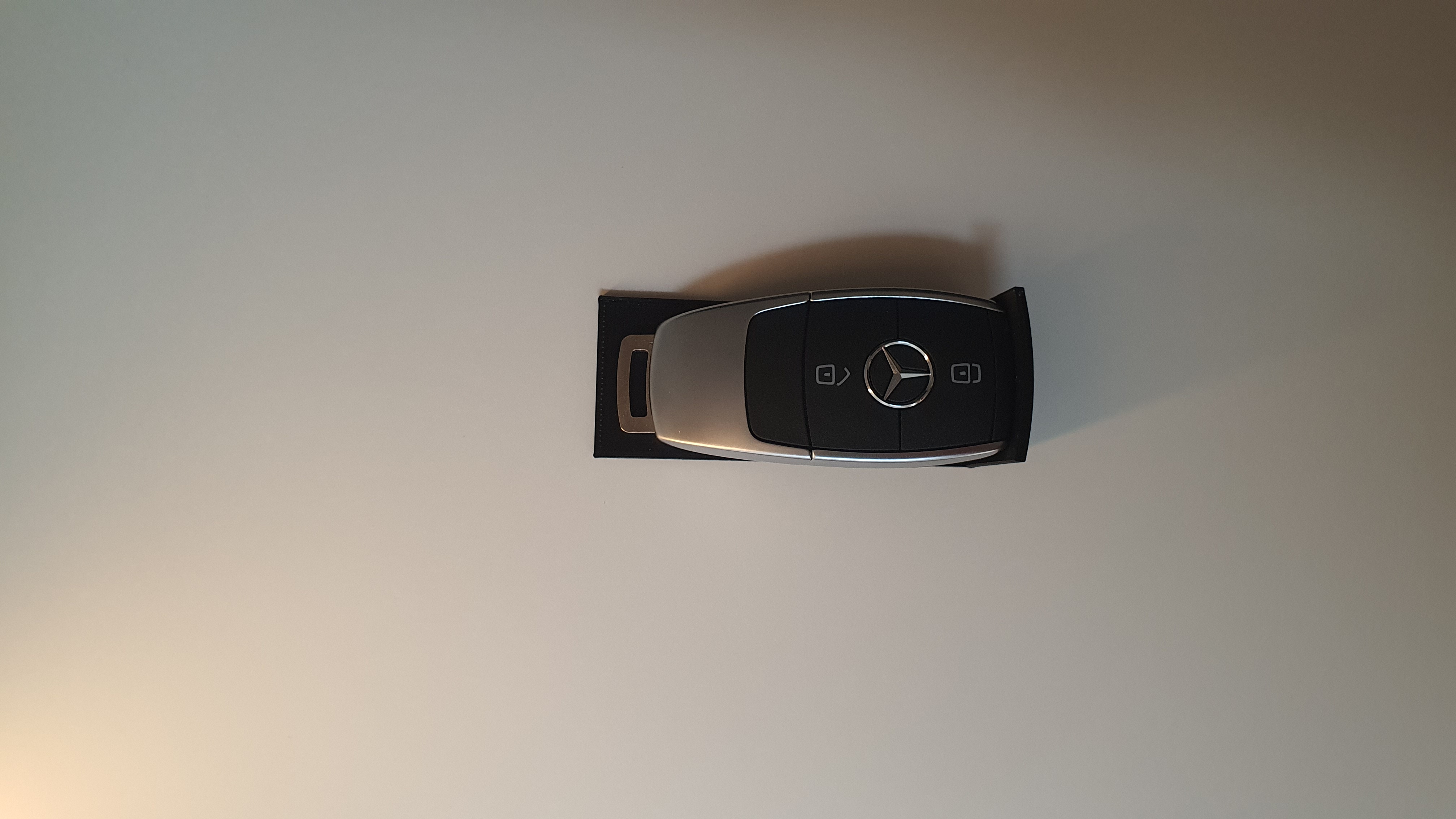 Magnetic Mercedes Benz key fob stand by Sina | Download free STL model ...