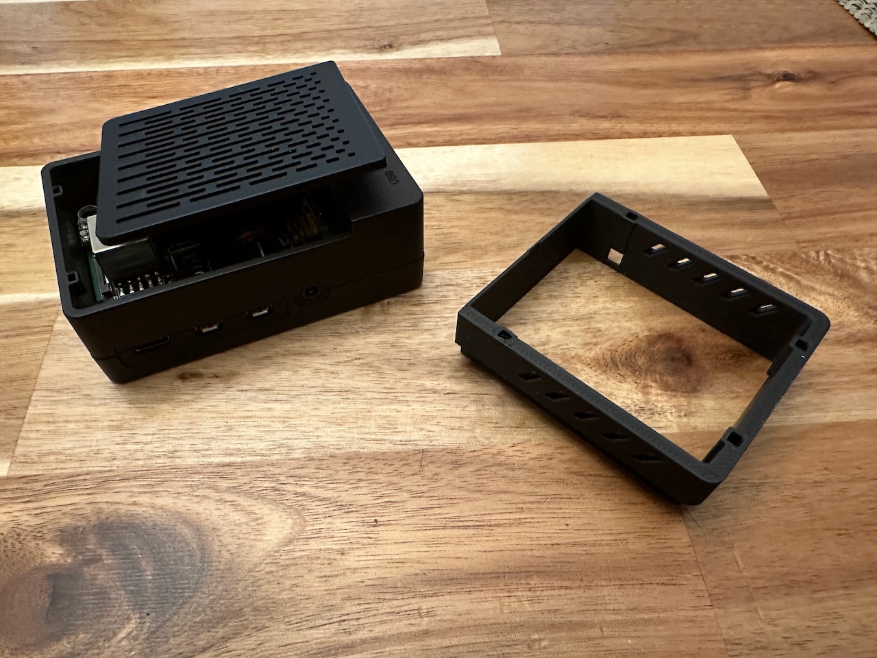 GeeekPi RPI 4 case riser by ed4487 | Download free STL model ...