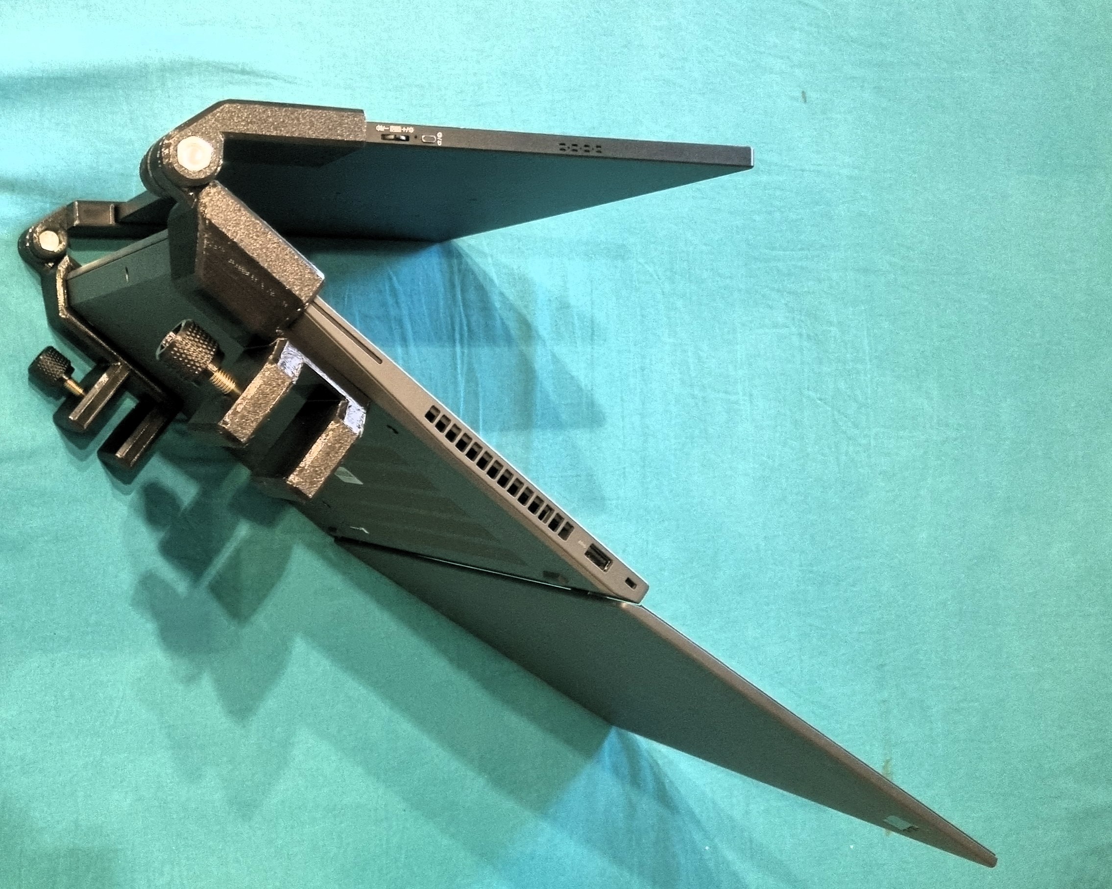 Lenovo T16 + 16 inch Monitor foldable shelf/window sill or table mount | Lenovo T16 + 16 Zoll ...