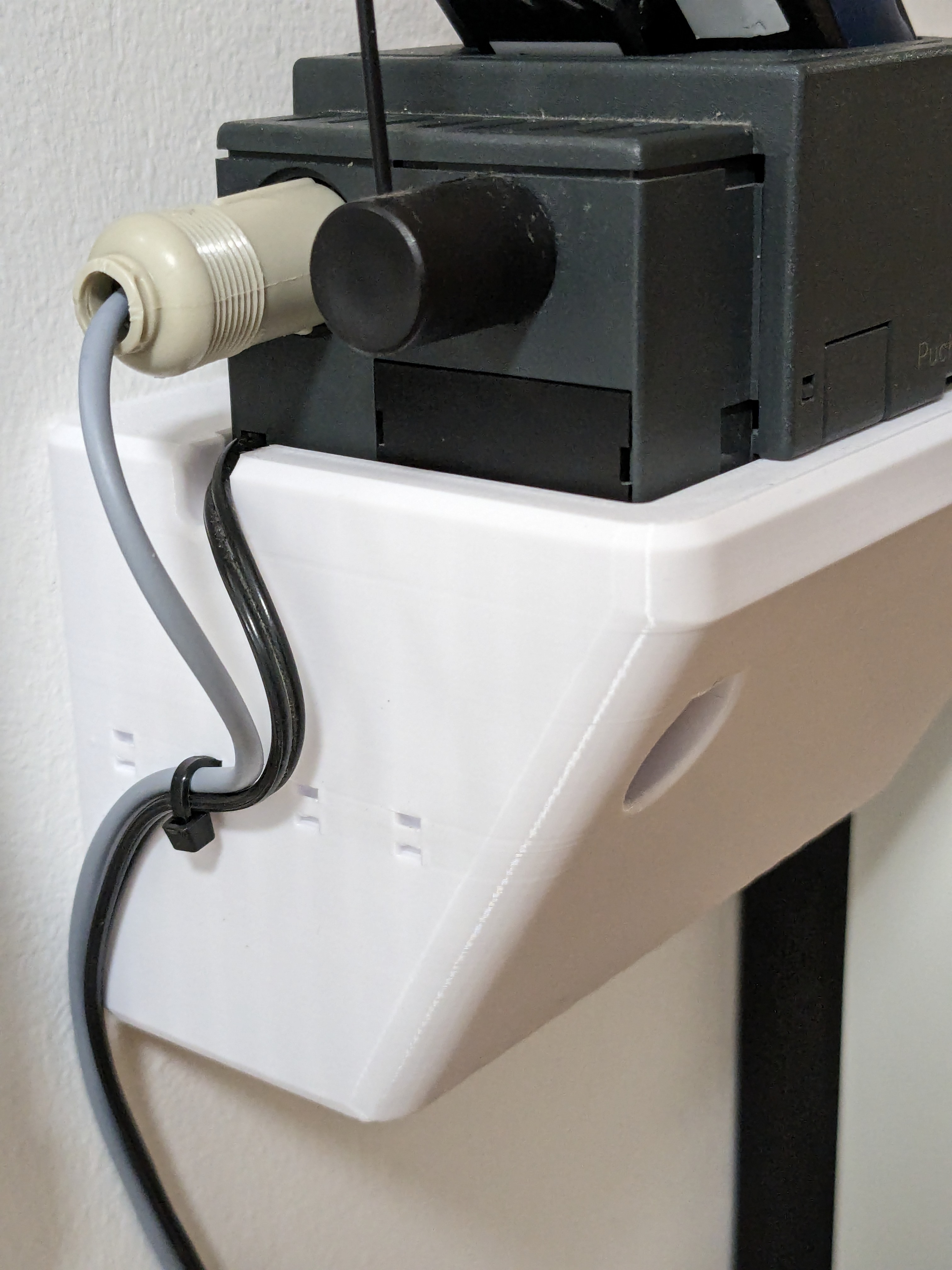Wall Mount for SWISSPHONE Quattro LGRA Charging Station by rahix ...
