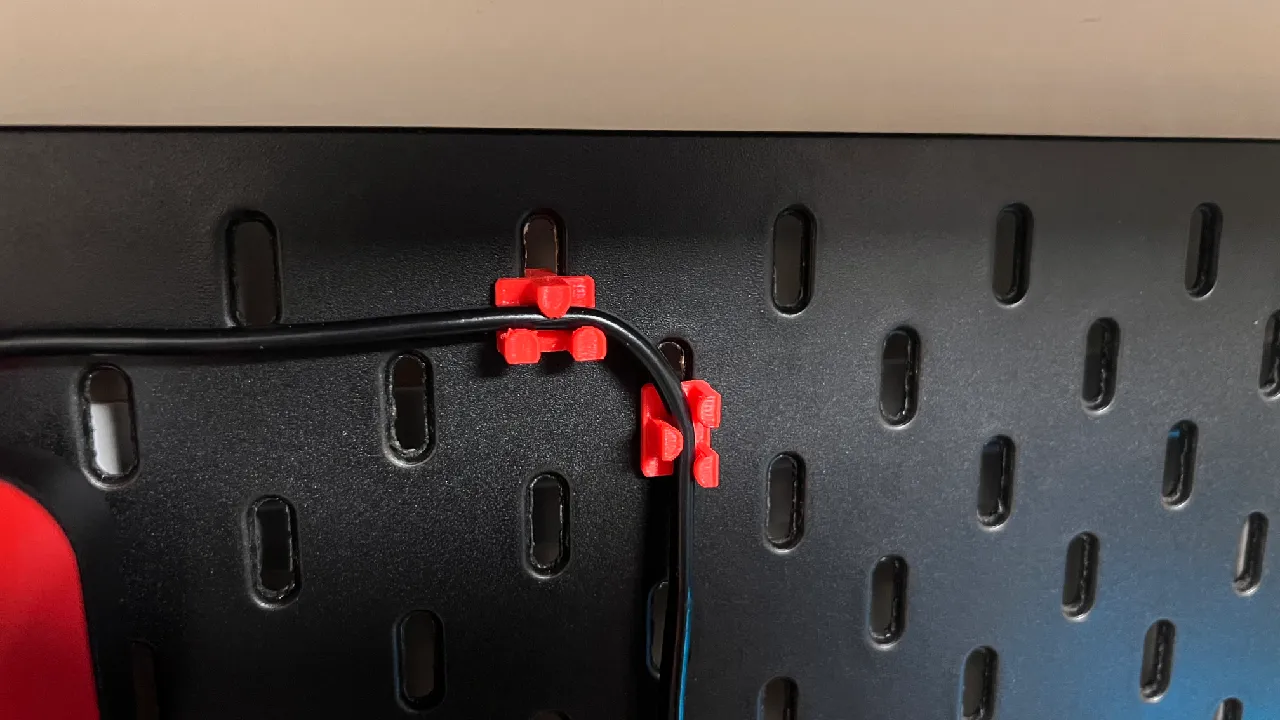 Skadis cable management clips by Scale_RC_German | Download free STL ...