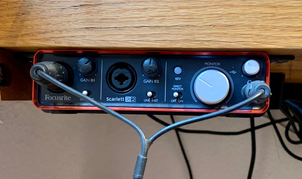 Focusrite Scarlett 2i2 Mount by twam | Download free STL model ...