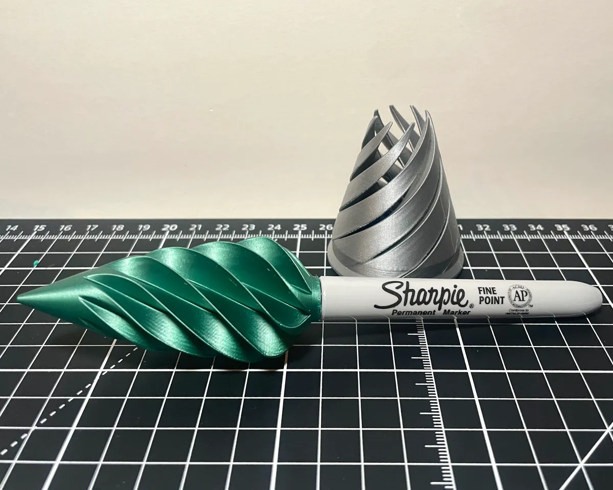 Helix Screw Sharpie Cap/Stand by cartyski | Download free STL model ...