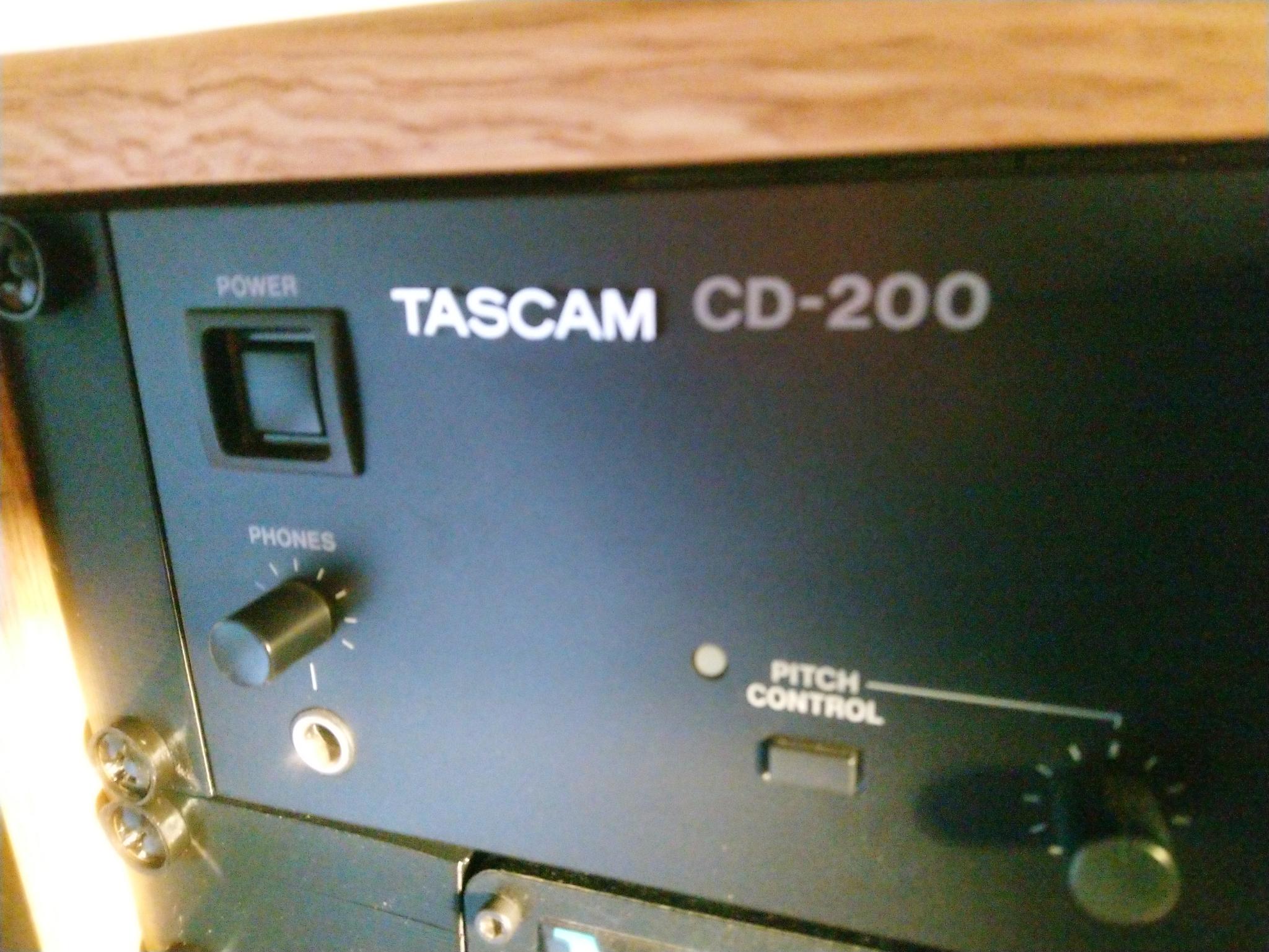 tascam cd-200 rack mounts by ptitluc | Download free STL model ...