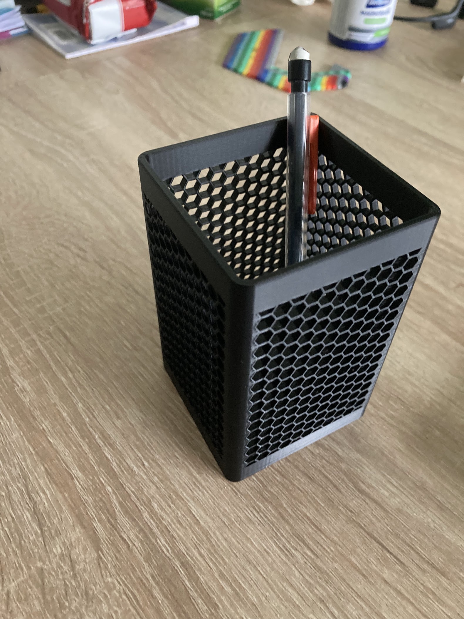 Pen holder with hexagon pattern by RockSheep | Download free STL model ...
