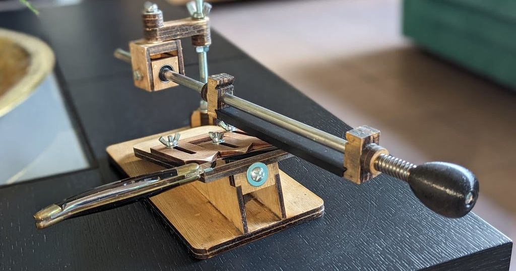 laser cut knife and scissors sharpener (version 2) by freedom2000 ...