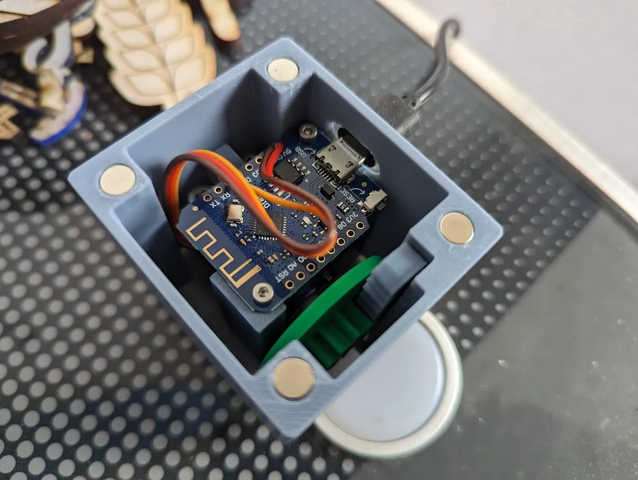 ButtonBot - Button Pushing Bot by Rexstuff | Download free STL model | Printables.com