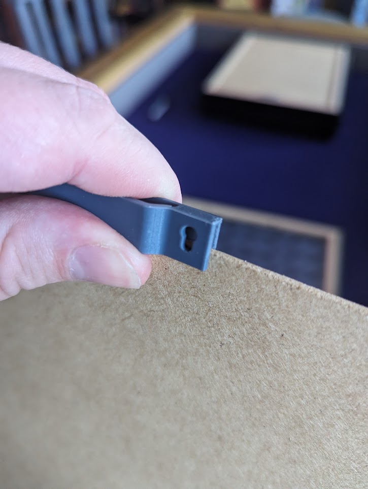 Picture frame hanger with clip by Michael Hudson | Download free STL ...