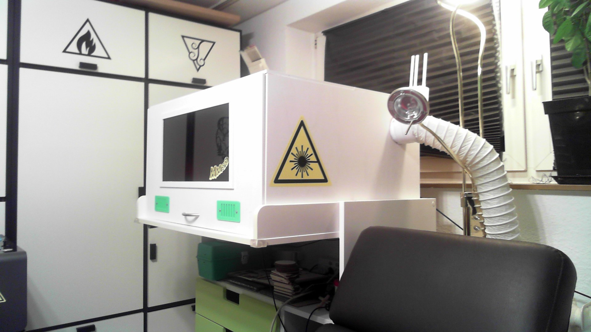 laser iso 7010 sign por michele MM3D | Descargar modelo STL gratuito ...