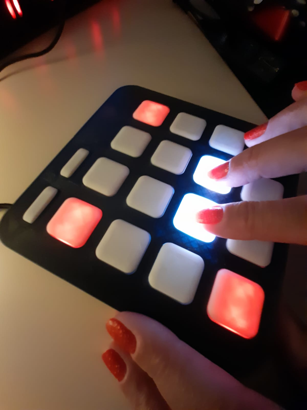 Wusik 44M 4x4 MIDI Controller by William Wusik Kalfelz | Download free STL model | Printables.com