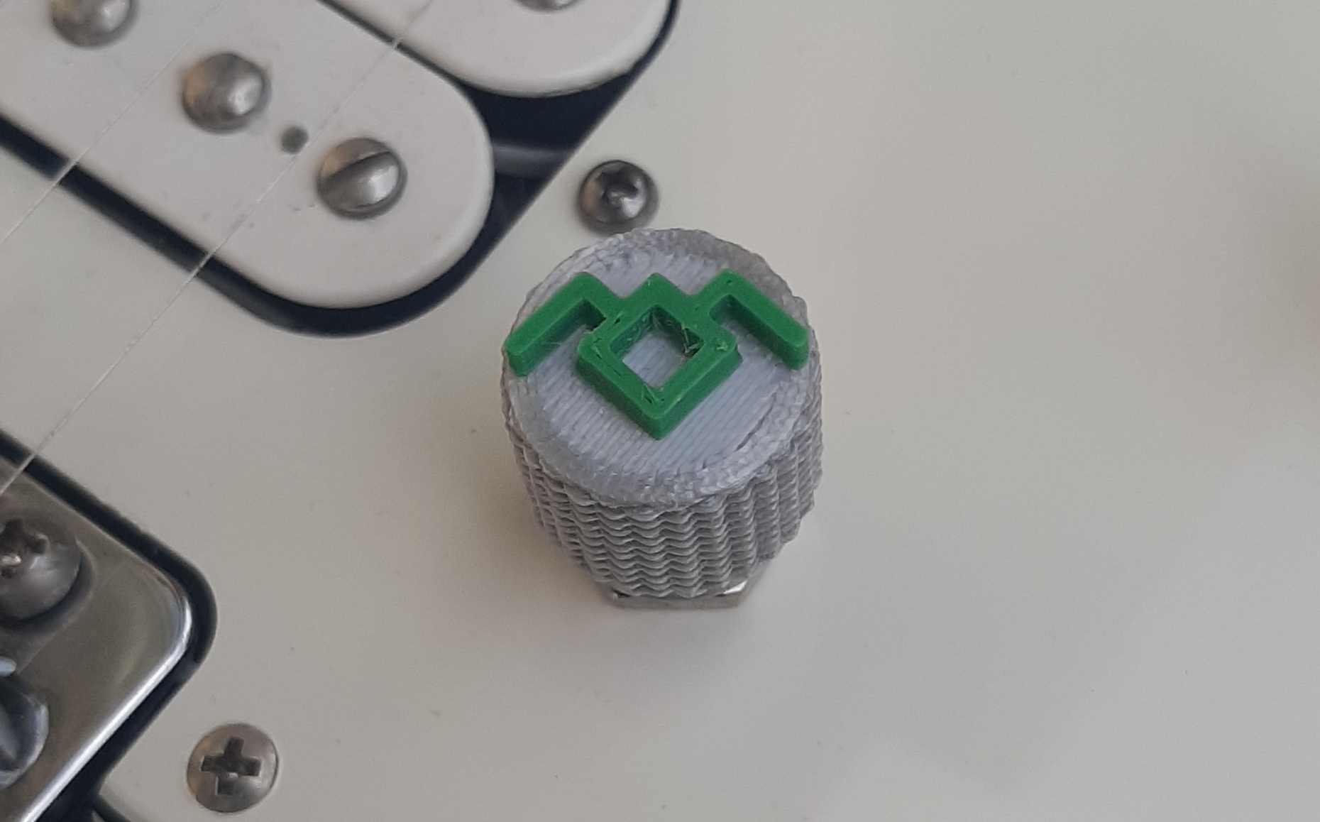 Twin Peaks Owl knurled potentiometer knob, 6mm ID, printer knob by ...