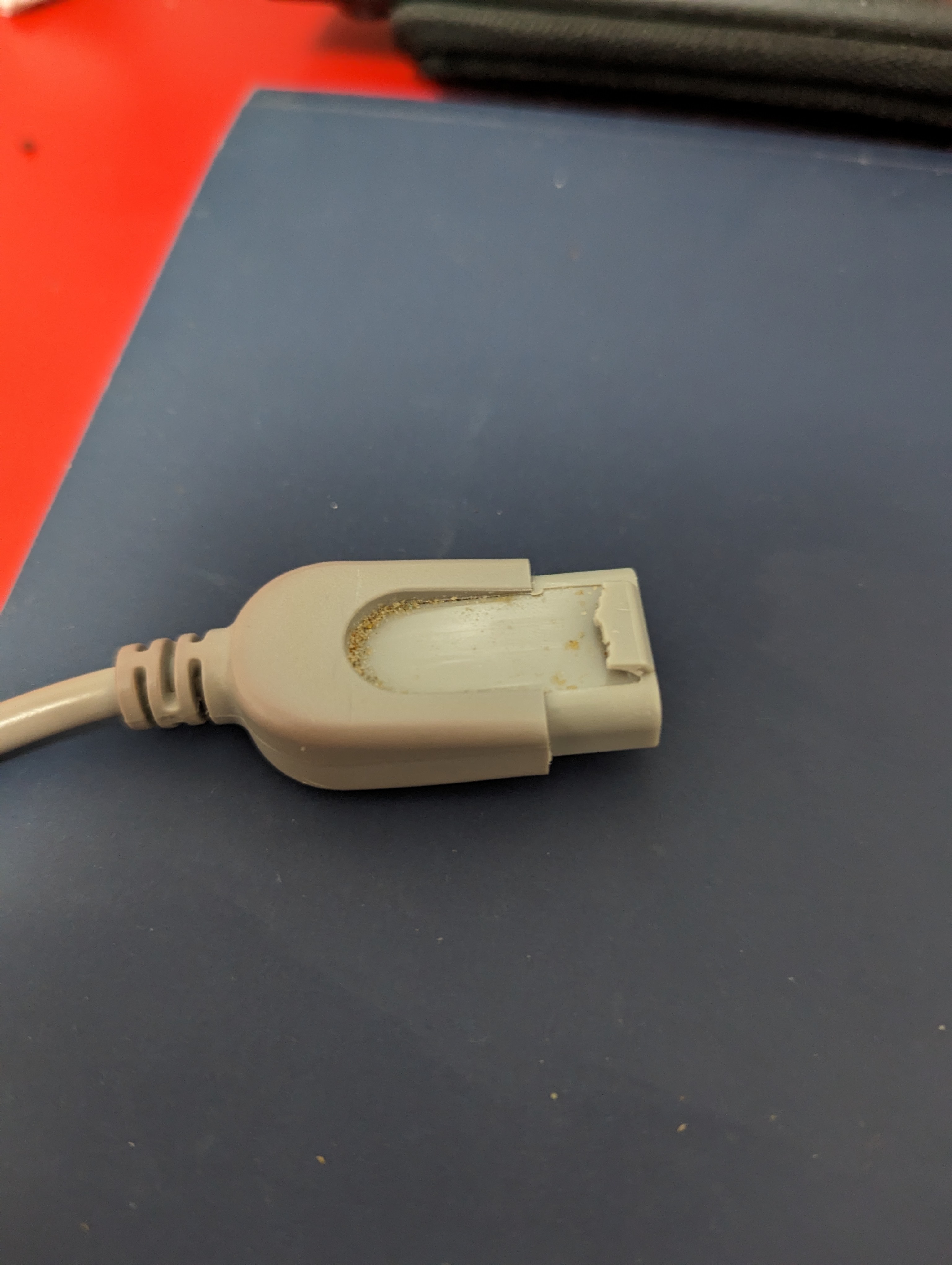 Heating Pad Power Plug Support by ThinkNotThink | Download free STL ...