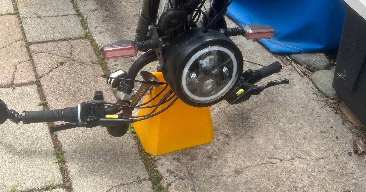 E-bike HandleBar Jack Stand by captaincorey | Download free STL model ...