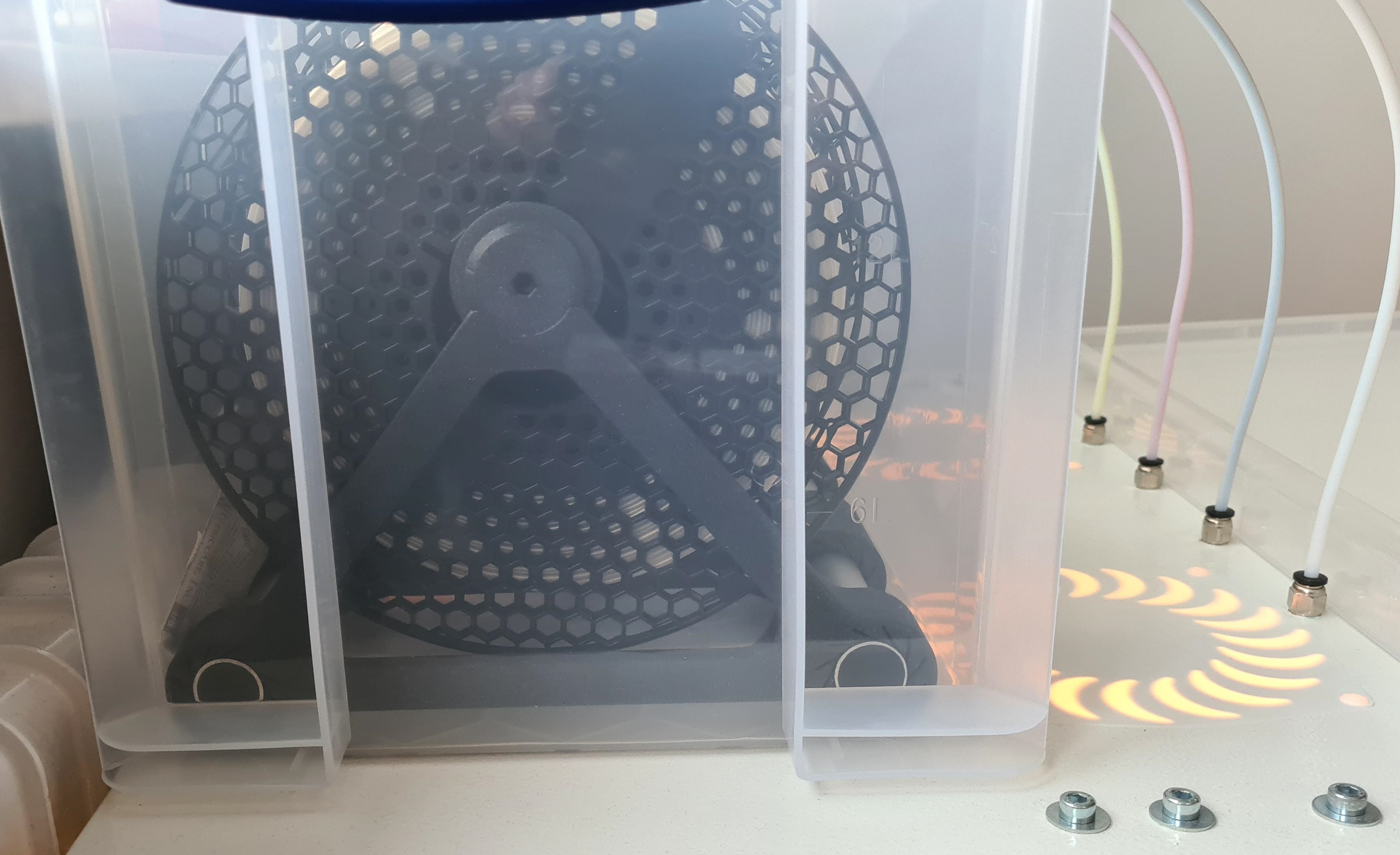 Low friction filament holder by grosdode | Download free STL model ...