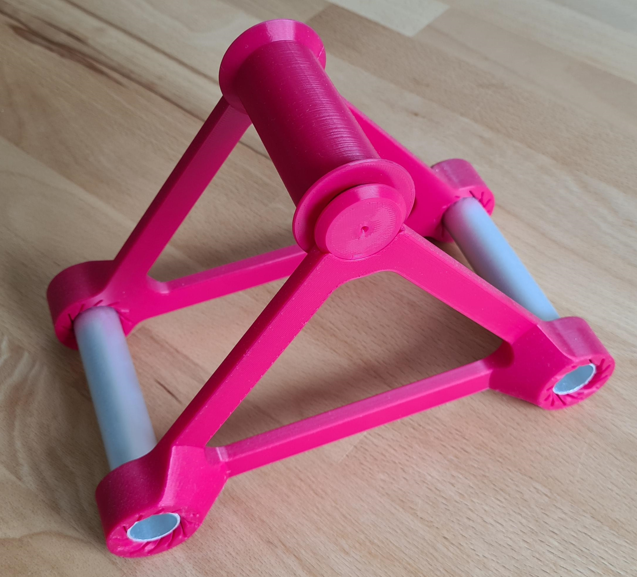 Low friction filament holder by grosdode | Download free STL model ...