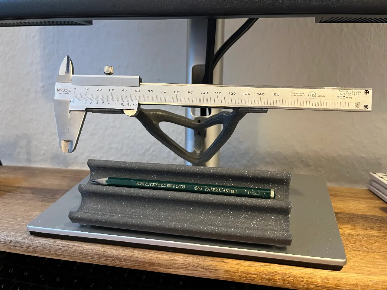 Caliper Stand (Mitutoyo 150mm) by Tomcraft194 | Download free STL model ...