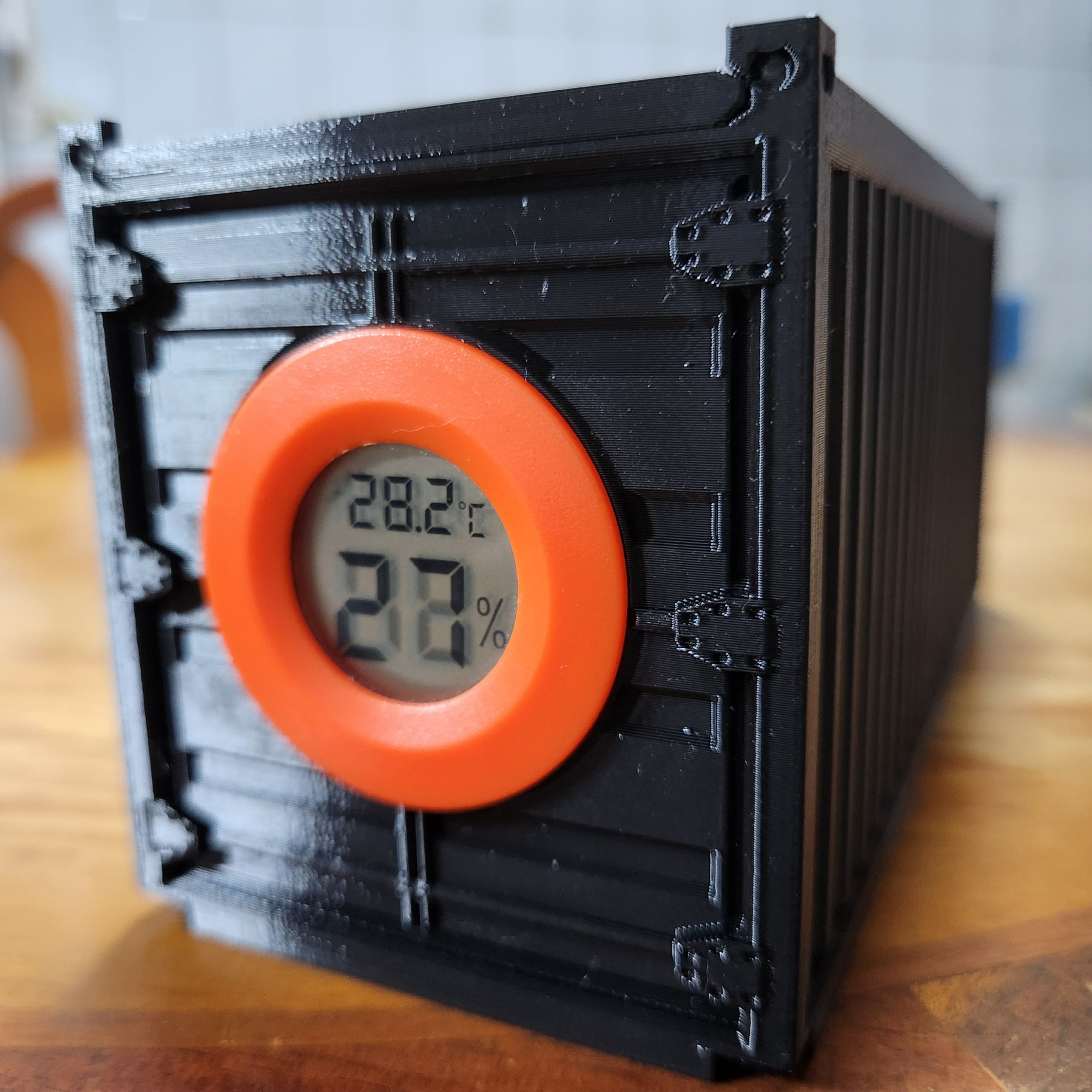 Shipping Container with Silica Gel and Round Thermometer / Hygrometer ...