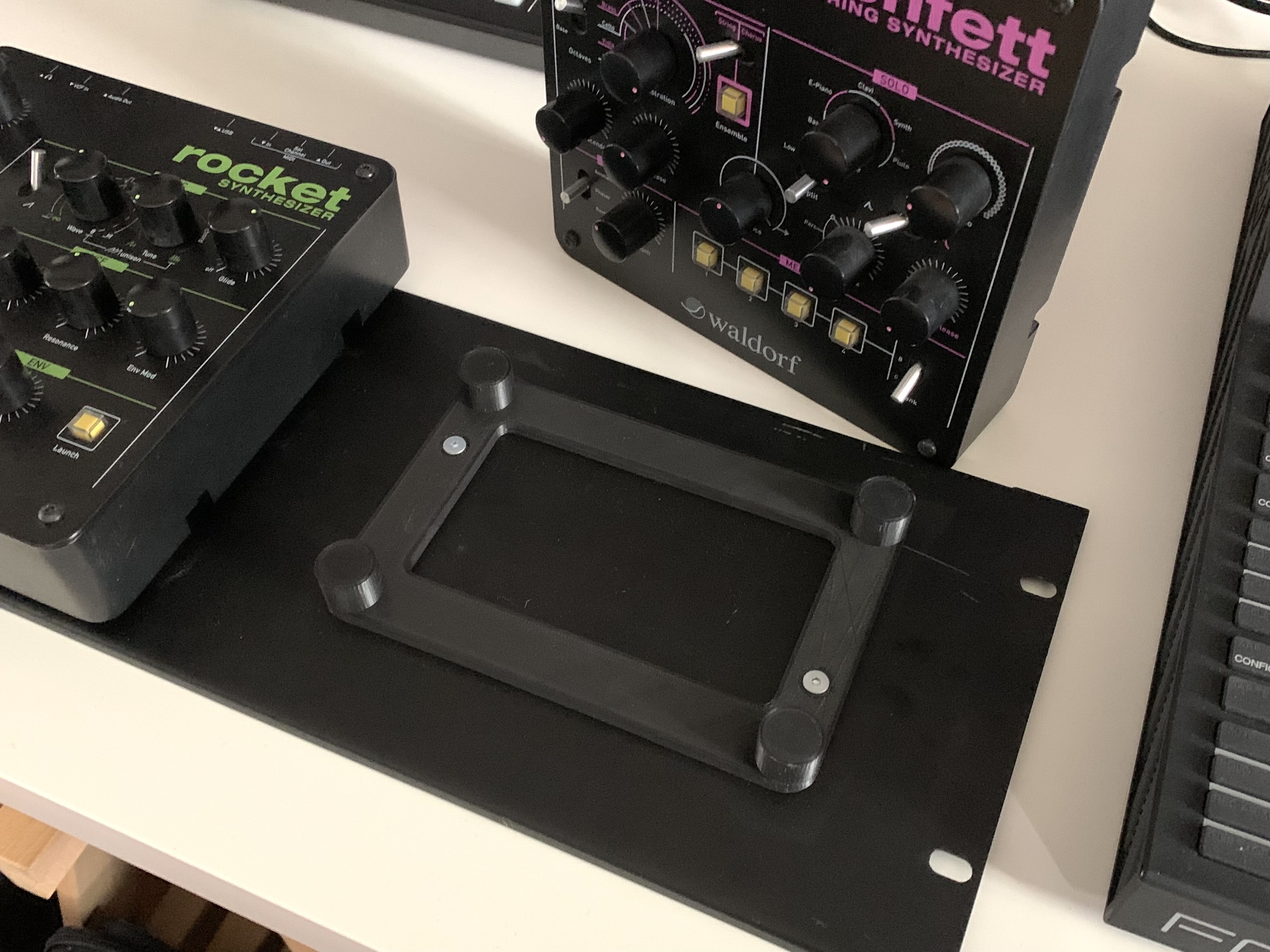 Waldorf Synth magnetic mount by Gloim | Download free STL model ...