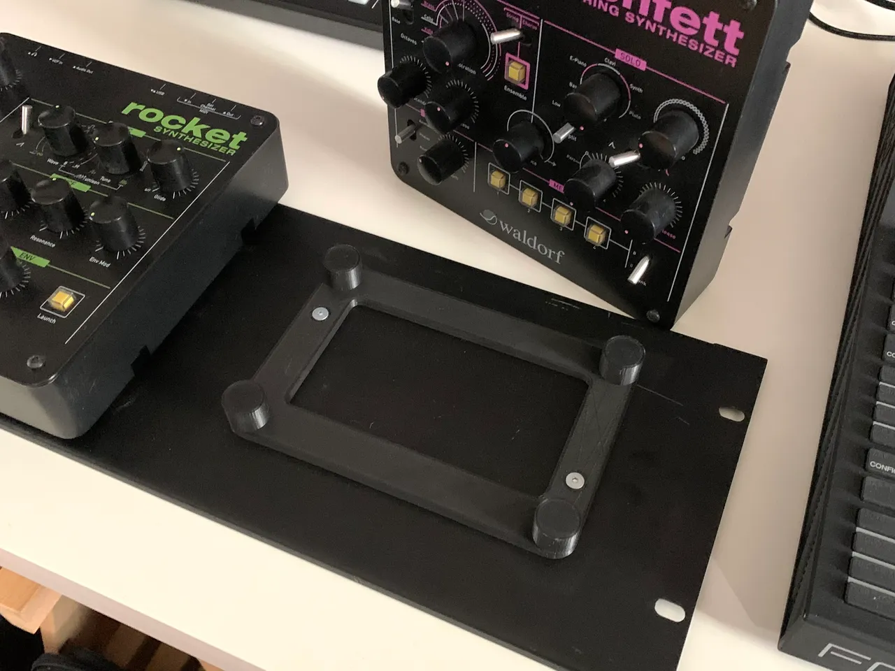 Waldorf Synth magnetic mount by Gloim | Download free STL model ...