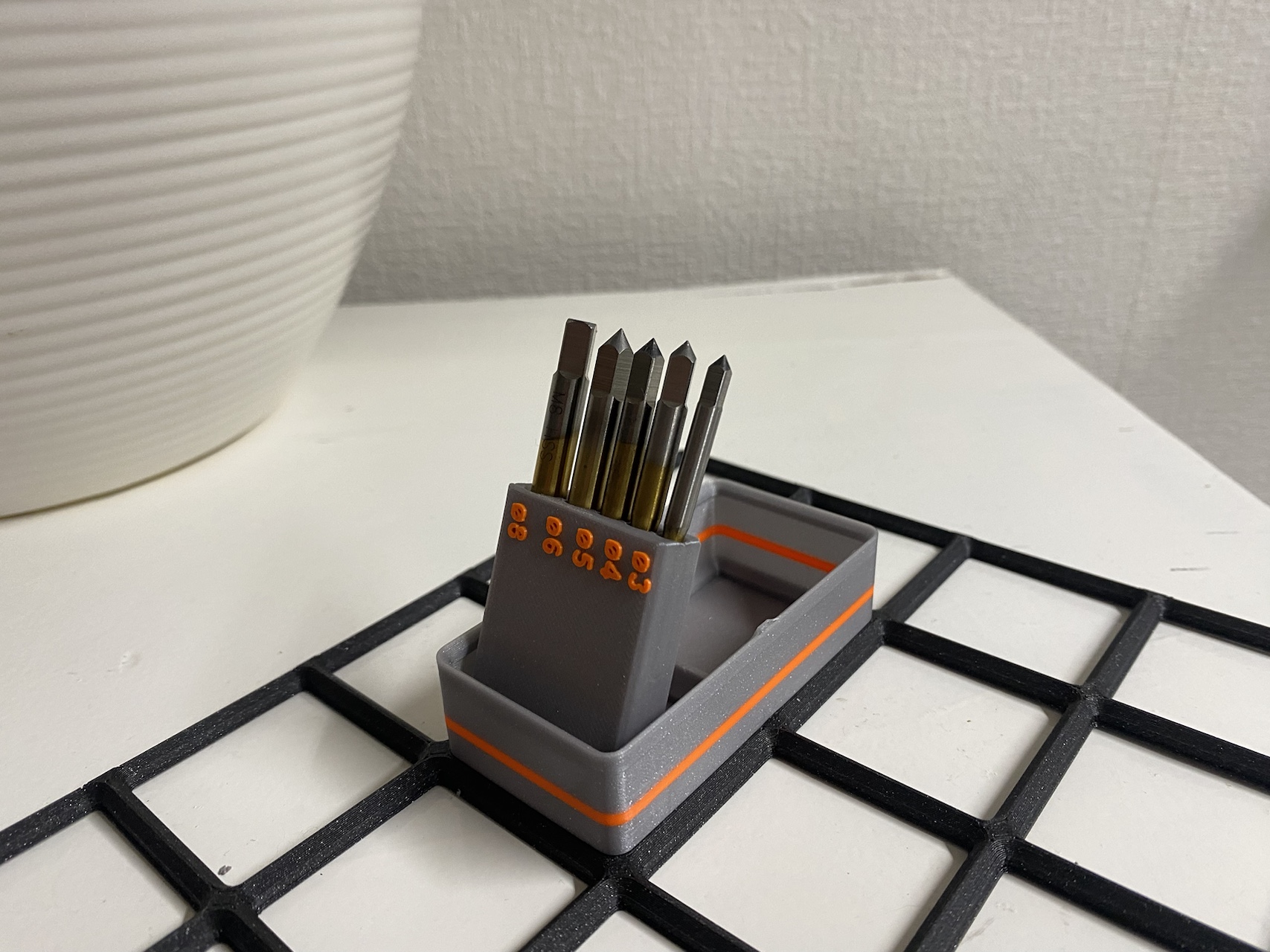 Gridfinity threaded pin / plug tap bin by Patrik Franzen | Download ...
